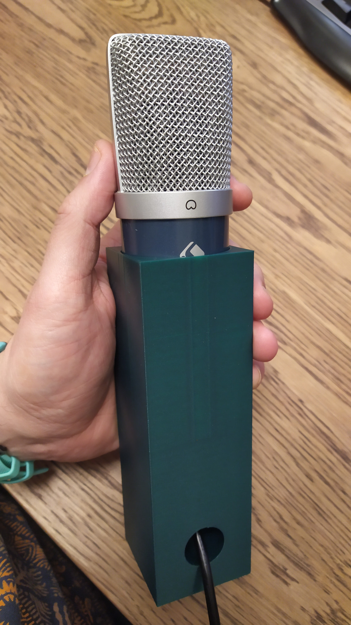 Customizable mic holder and console combo with a cable exhaust by Alice ...