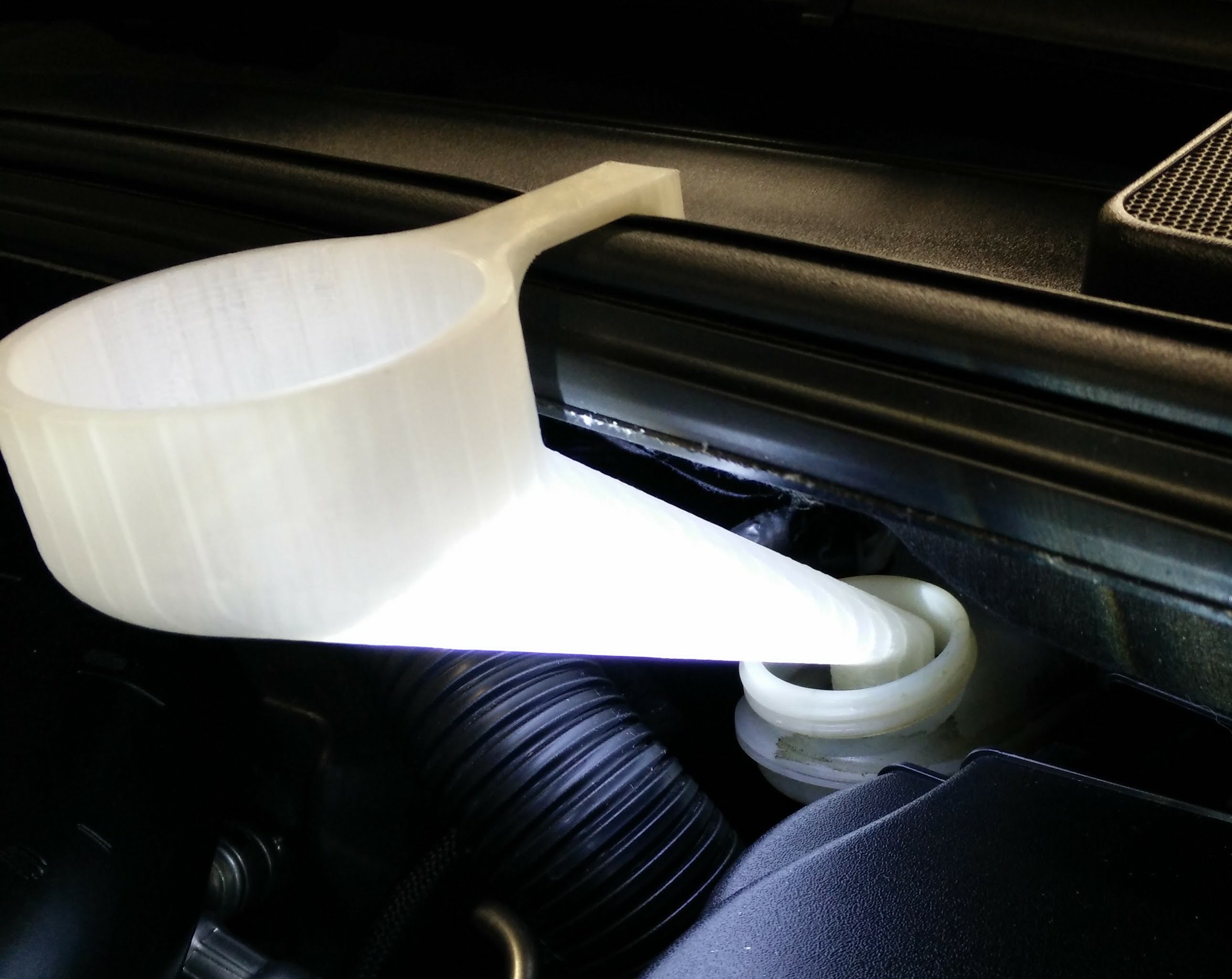 Ford Focus brake fluid funnel por Tim B | Descargar modelo STL gratuito ...