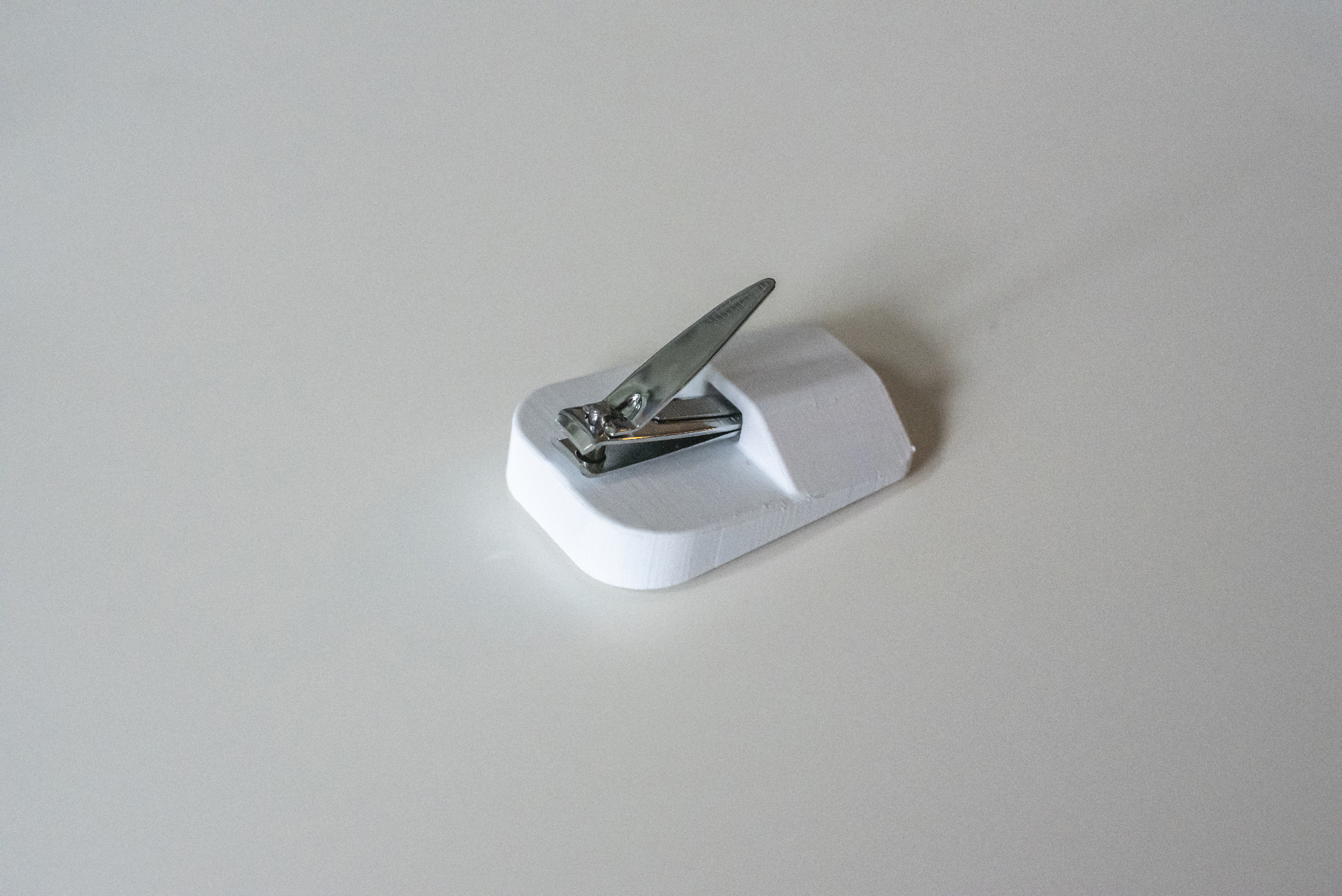 Easy to Print Nail Clipper Jig by bluehearthero | Download free STL ...