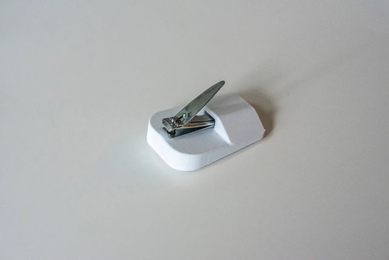 Easy to Print Nail Clipper Jig by bluehearthero | Download free STL ...