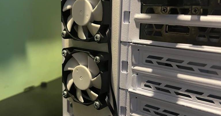 Lian Li Mini HDD fan mount by Spinogrizz | Download free STL model ...