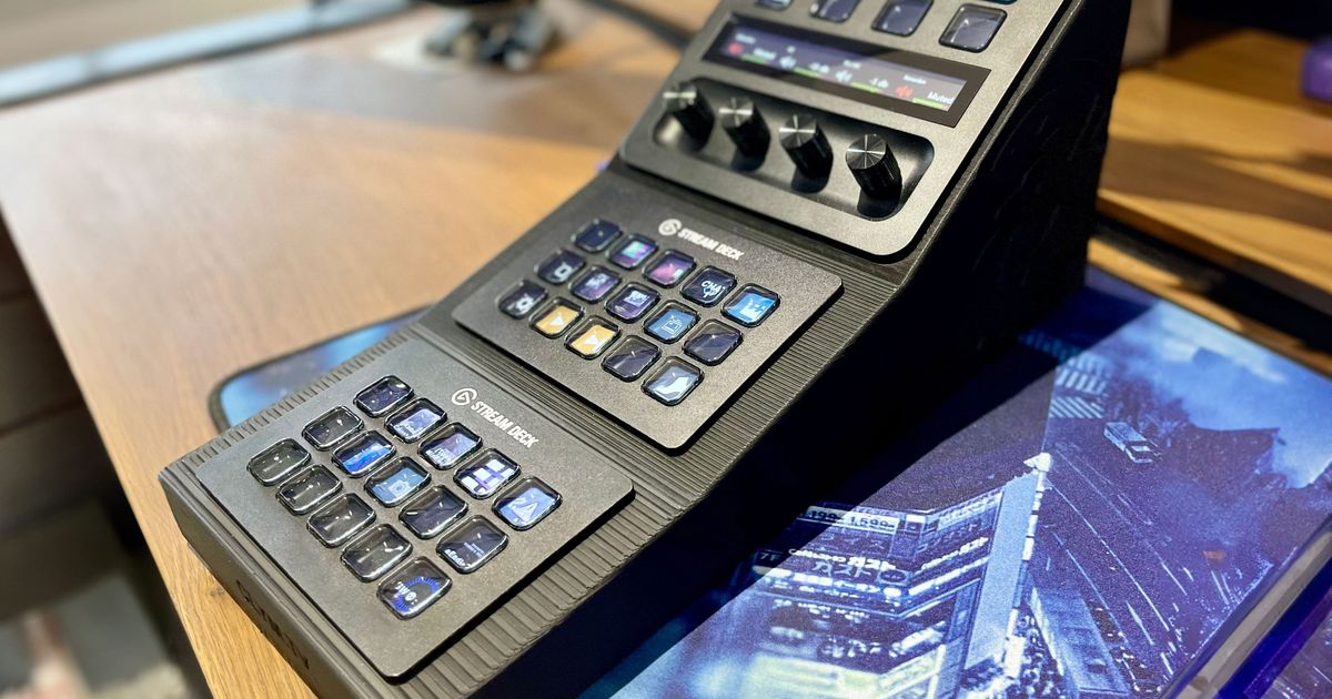 Holder for three Elgato Stream Decks por MRCLKSR | Descargar modelo STL ...