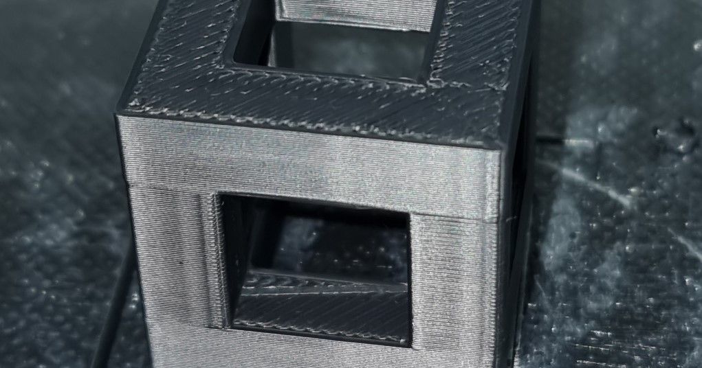 Calibration cube with hole by Arctic 3D Prints | Download free STL ...