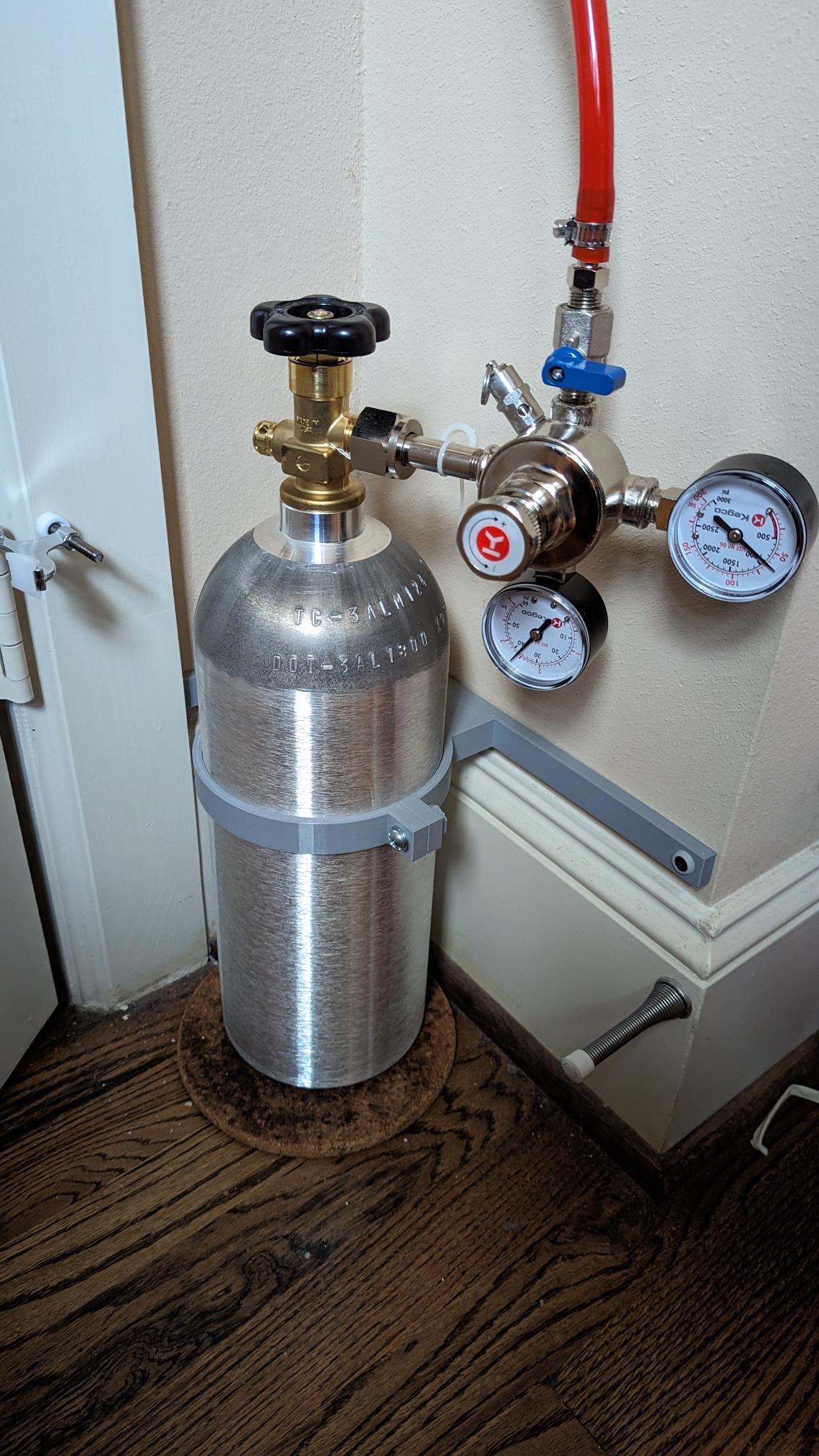 CO2 tank bracket by Msweig | Download free STL model | Printables.com