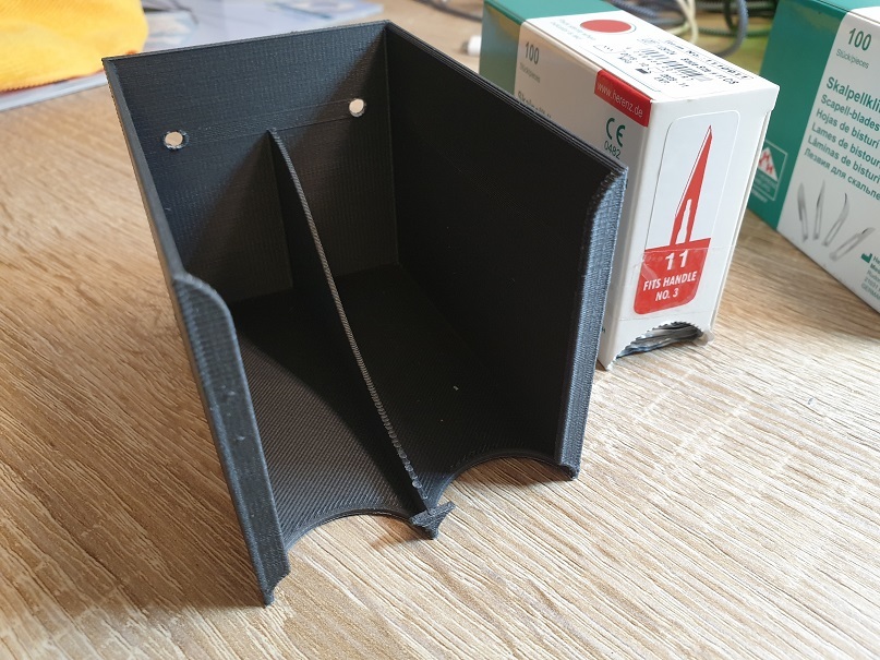 Blade Box Holder by Horst xyz Designer | Download free STL model ...