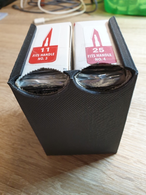 Blade Box Holder by Horst xyz Designer | Download free STL model ...