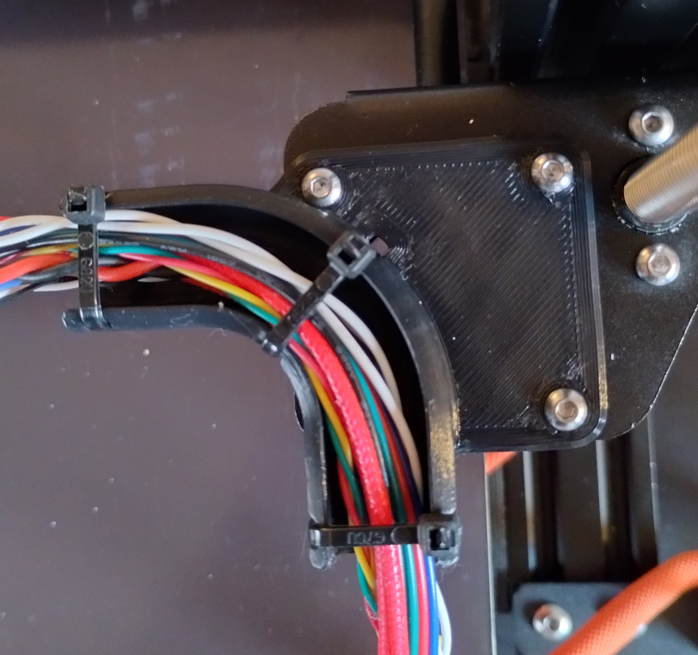 Ender 3 (Pro) extruder mounted cable guide by TreoWayne | Download free ...