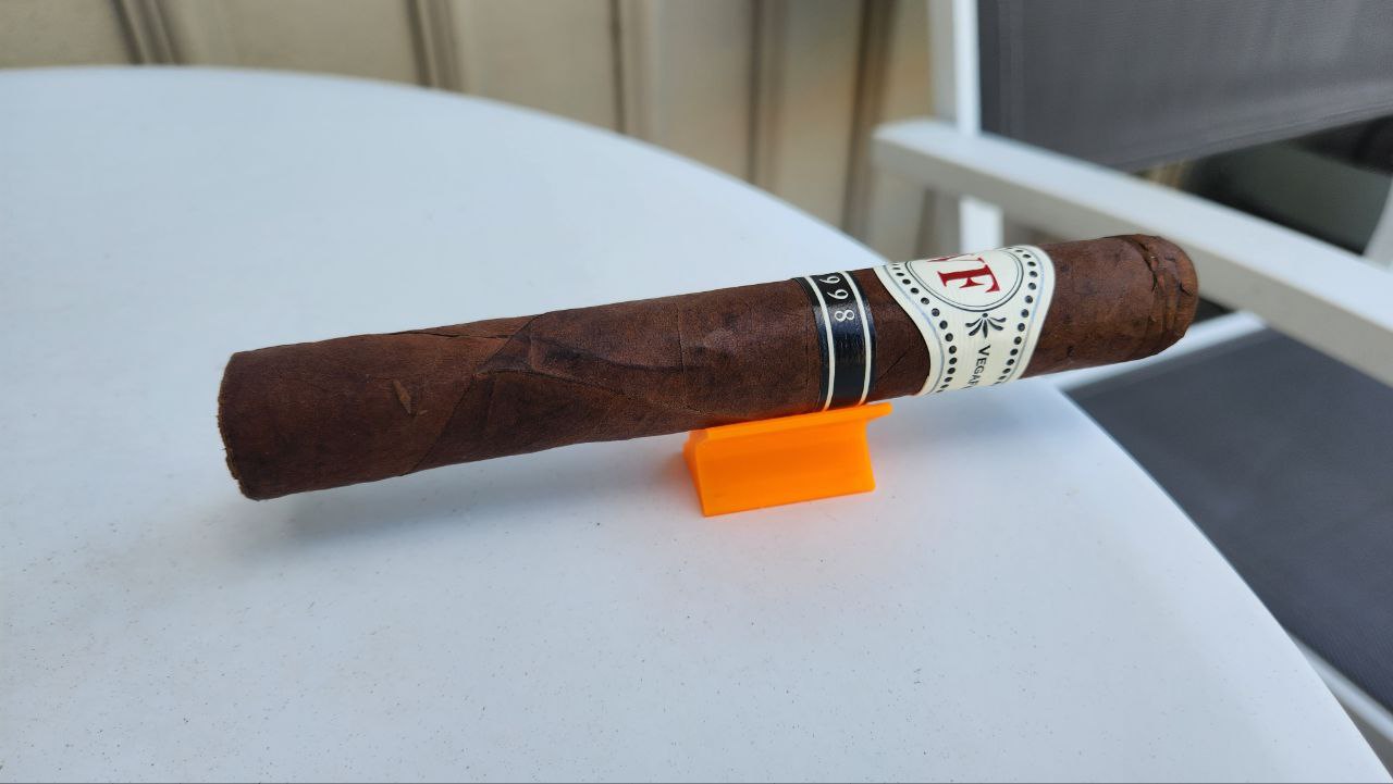 Cigar stand for table with optional magnets by Fidreus | Download free ...