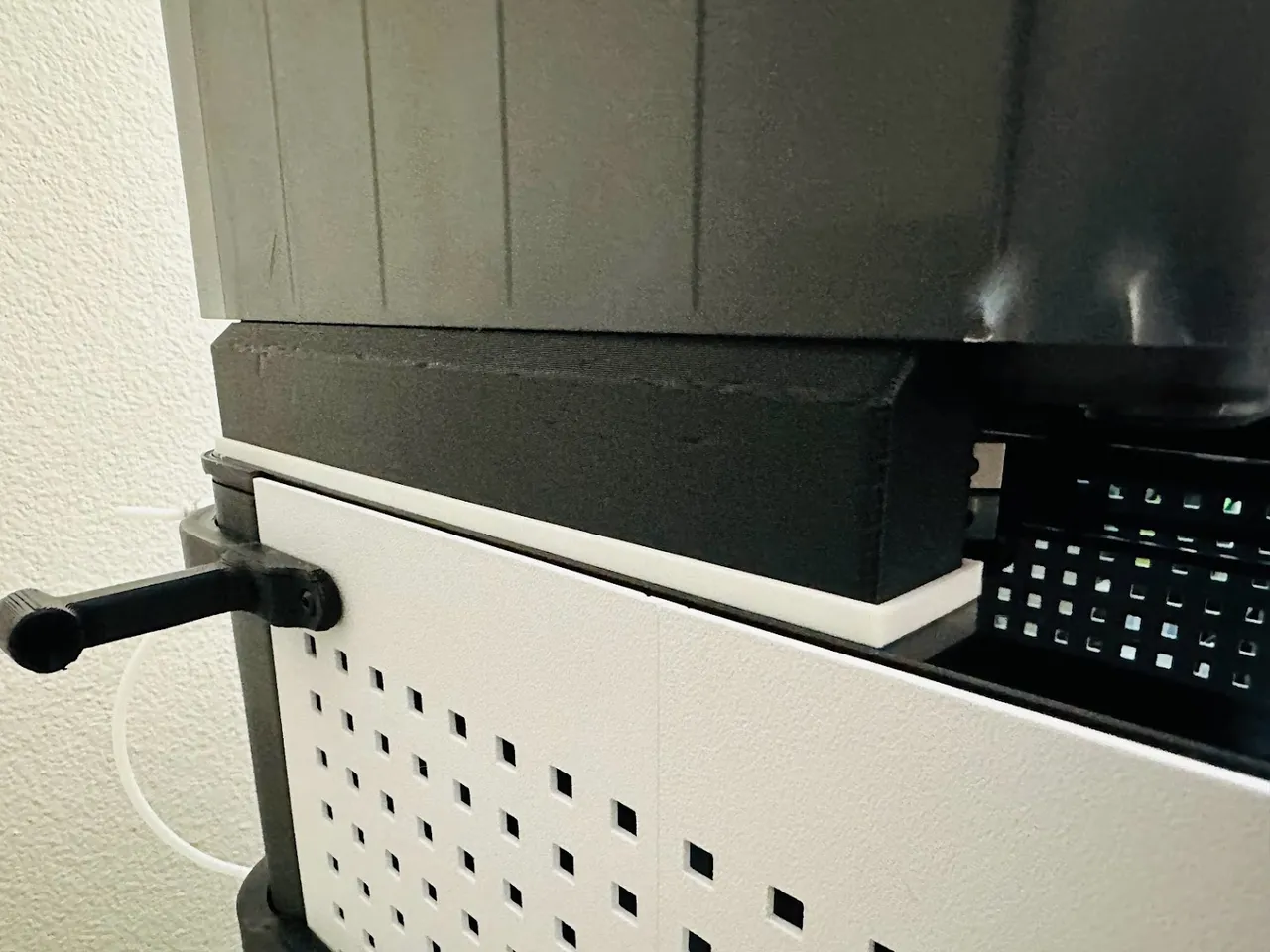 Bambu P1P/P1S AMS riser for Glass top by jericho | Download free STL ...