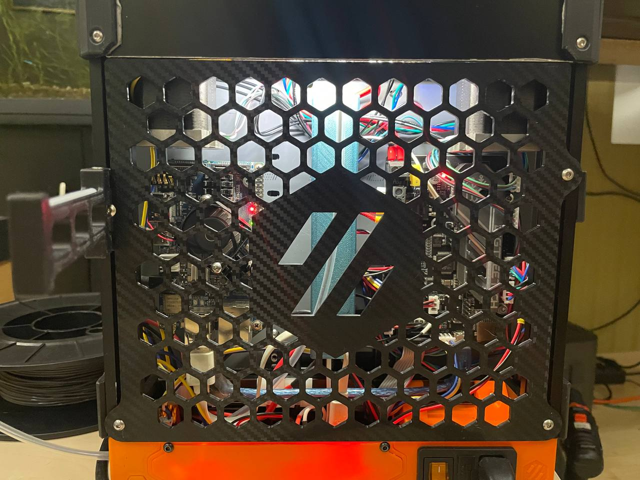 Voron V0.2 (0 V0 0.2) rear panel honeycomb with mount holes by Riconec ...