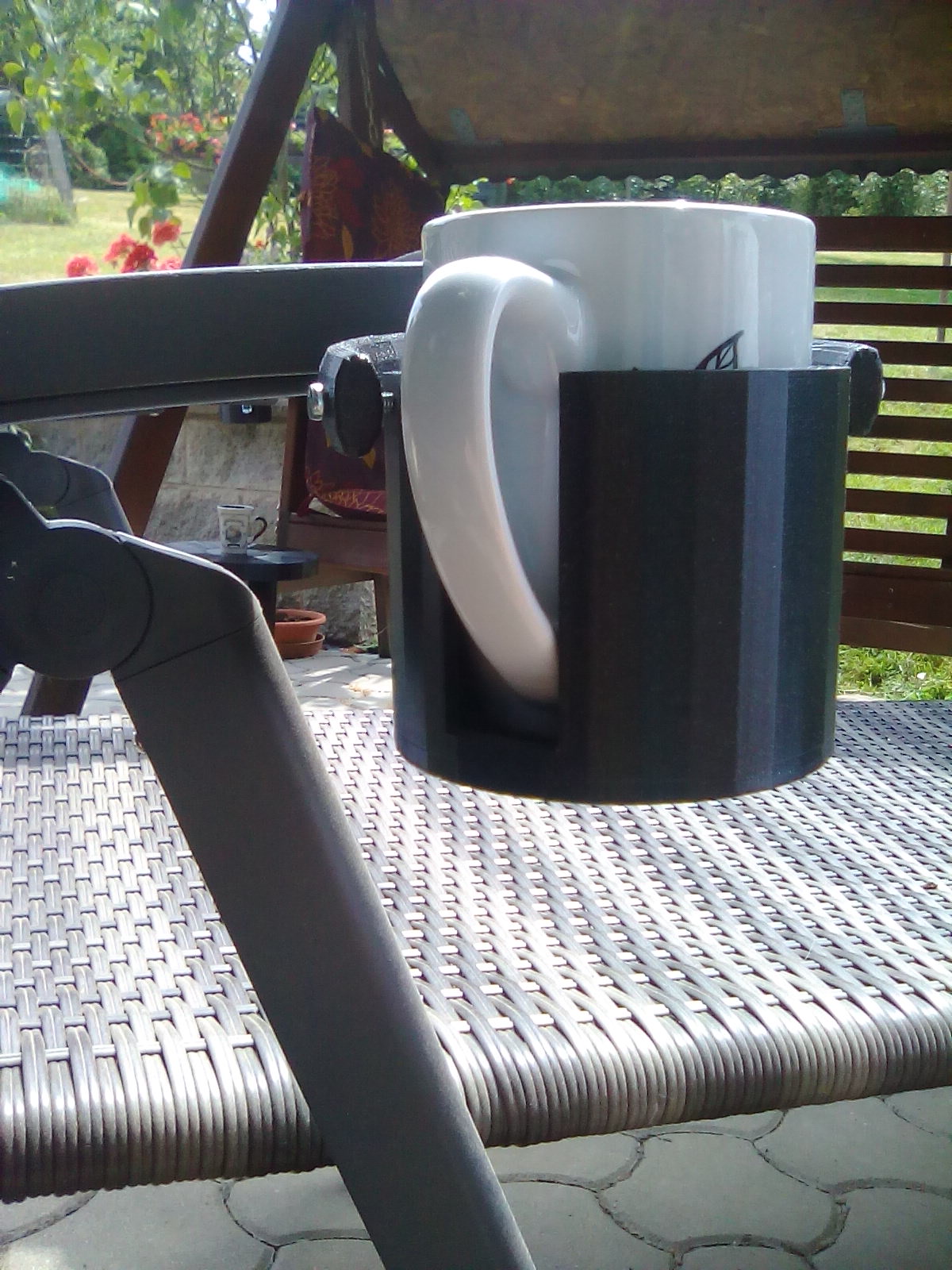 Garden cup holders / zahradní držáky nápojů by Jiří Šilhavík | Download ...
