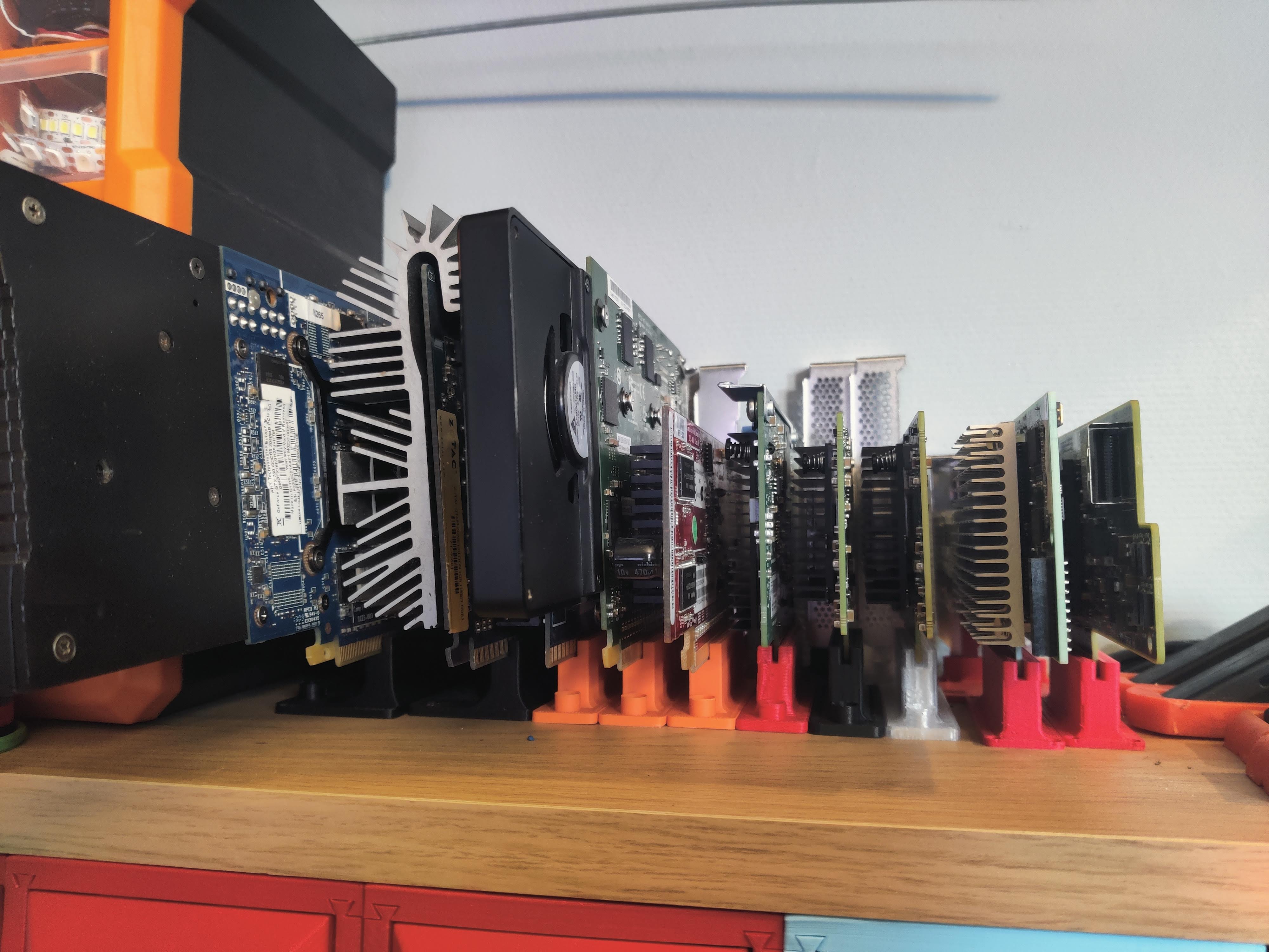 Tileable PCIe display stand/organiser by Pixel Vengeur | Download free ...