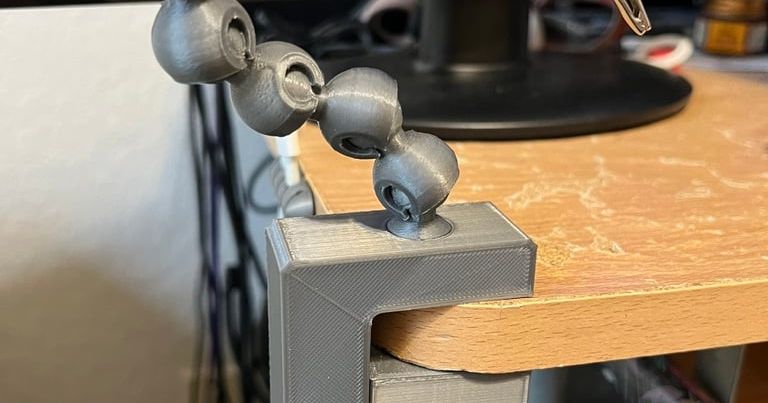 Helping Hand with Table Clamp by Andre Burgard | Download free STL ...