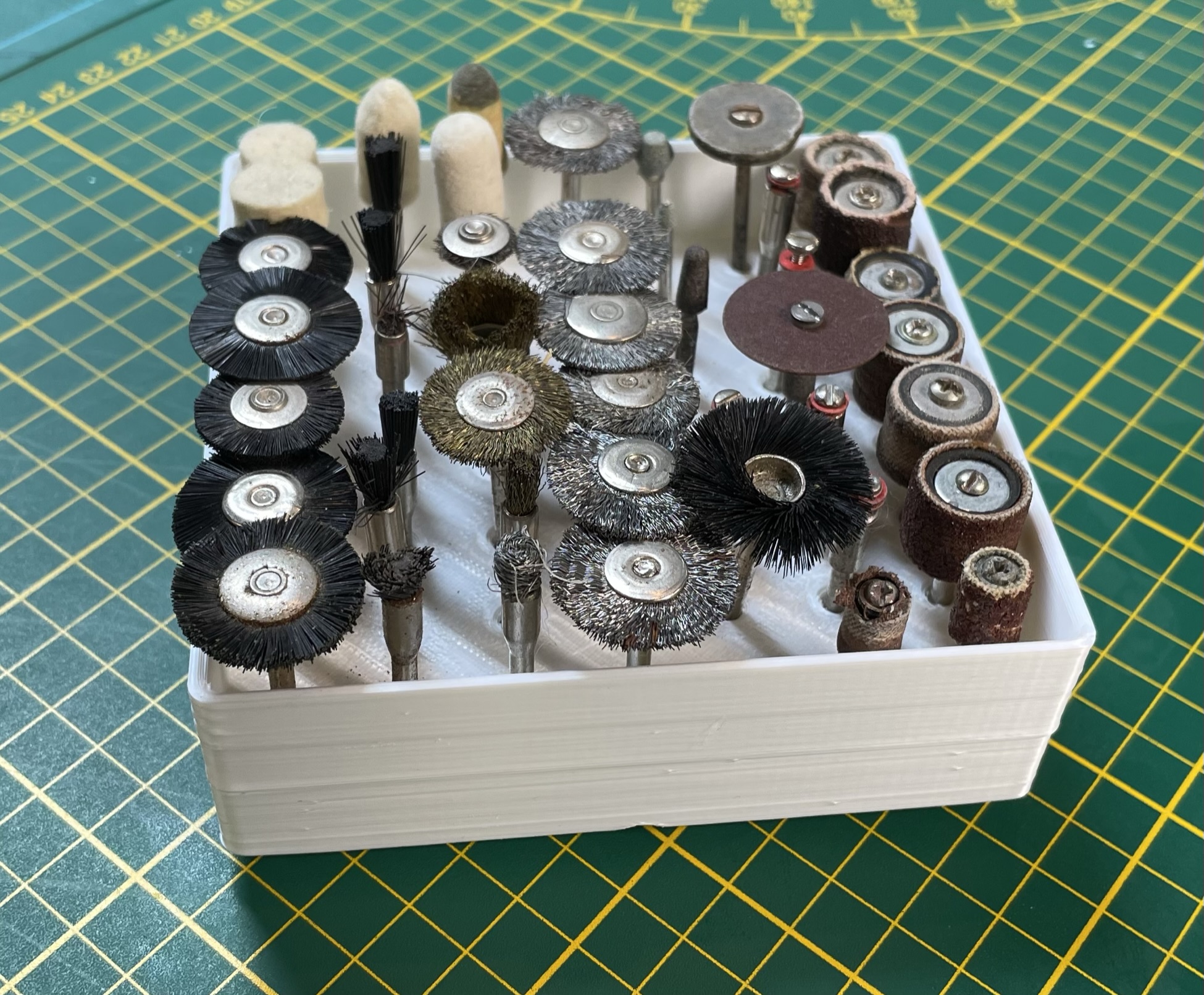 [ALCH] Dremel bit holder by Pascal Lieverse | Download free STL model ...