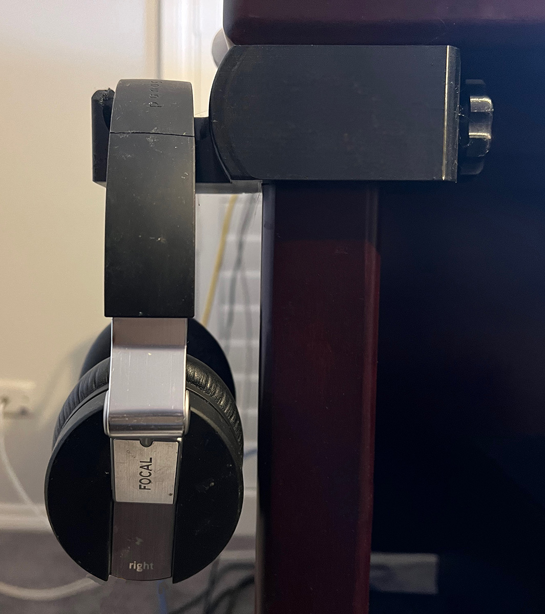 Headphone Mount (Right Angle) by aussieinkguy | Download free STL model ...