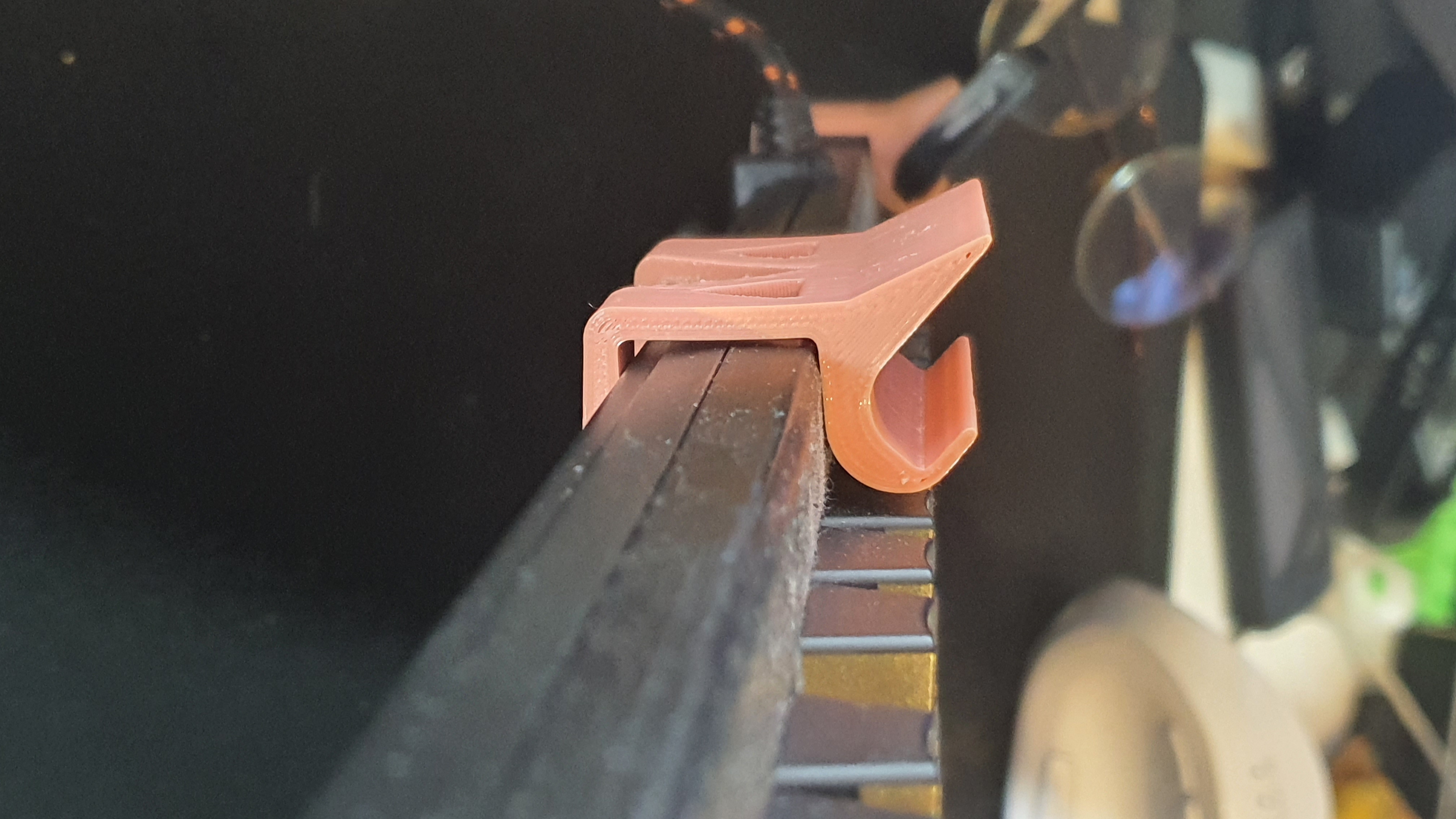 Phone and remote cradle for keyboards by Orbital | Download free STL ...