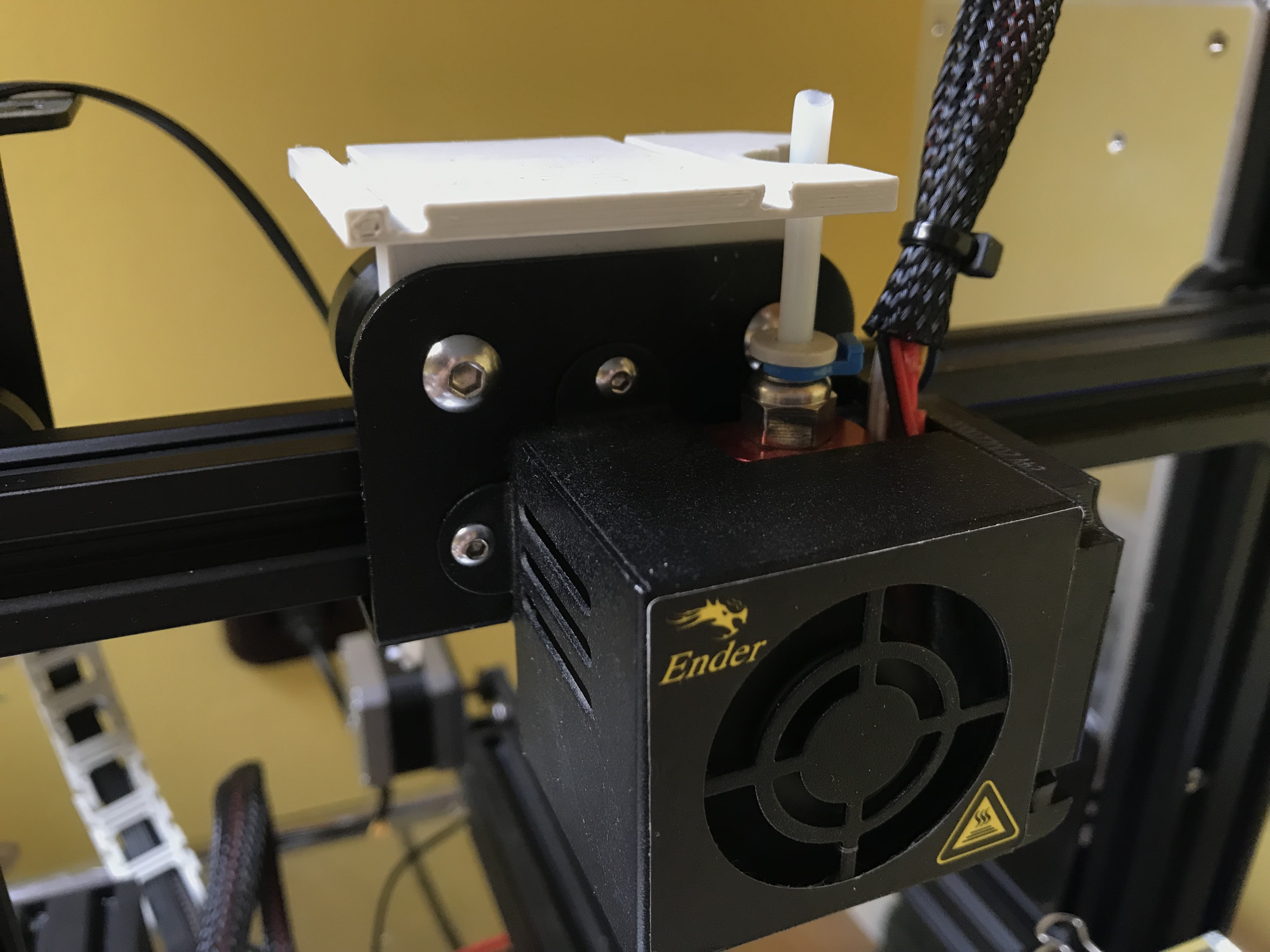 V2.0 direct drive extruder for ender 3 by DIYengineer | Download free ...