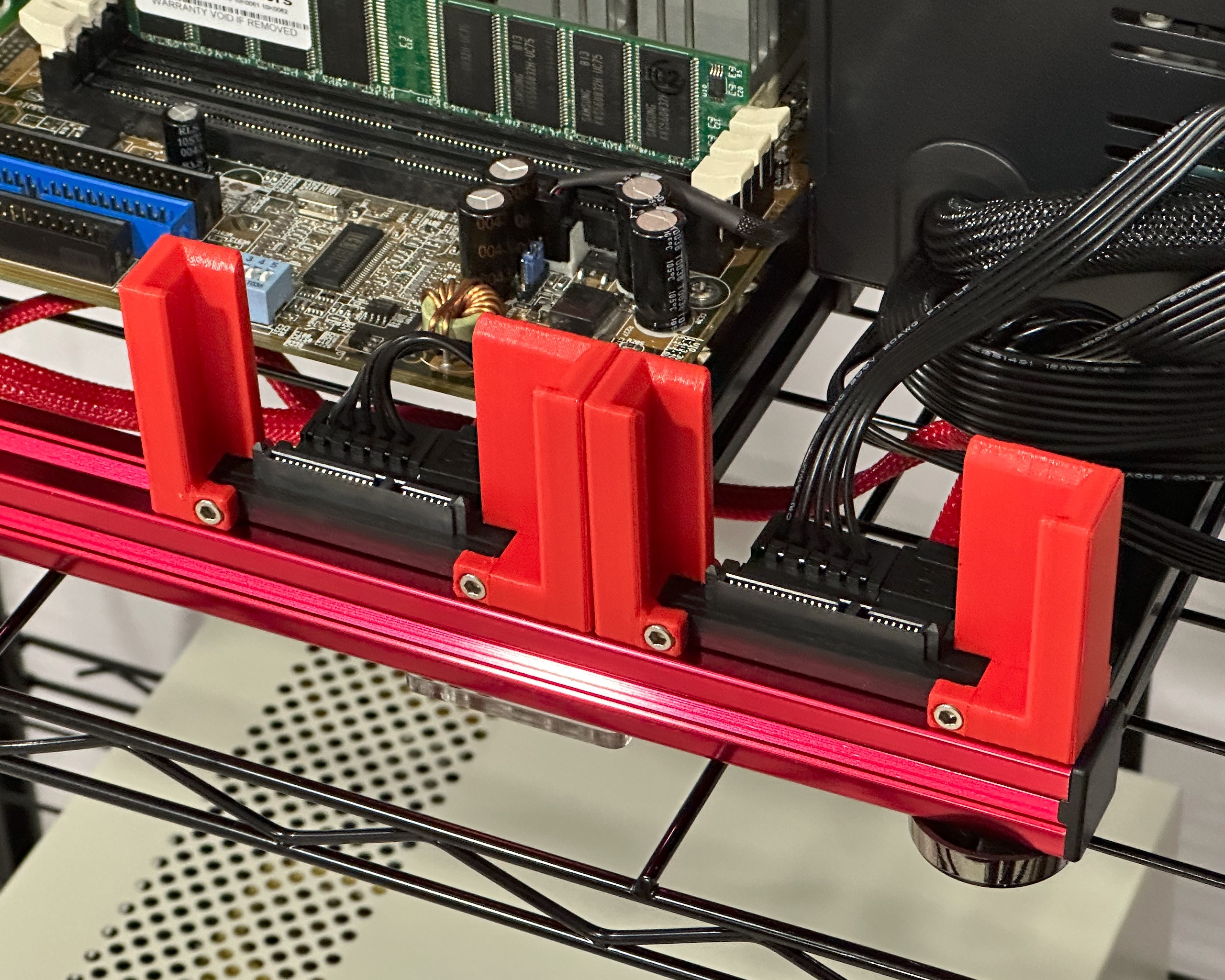 2.5-inch SATA Drive Quick-swap Holder for 2020 Extrusion by Jeff Chen ...