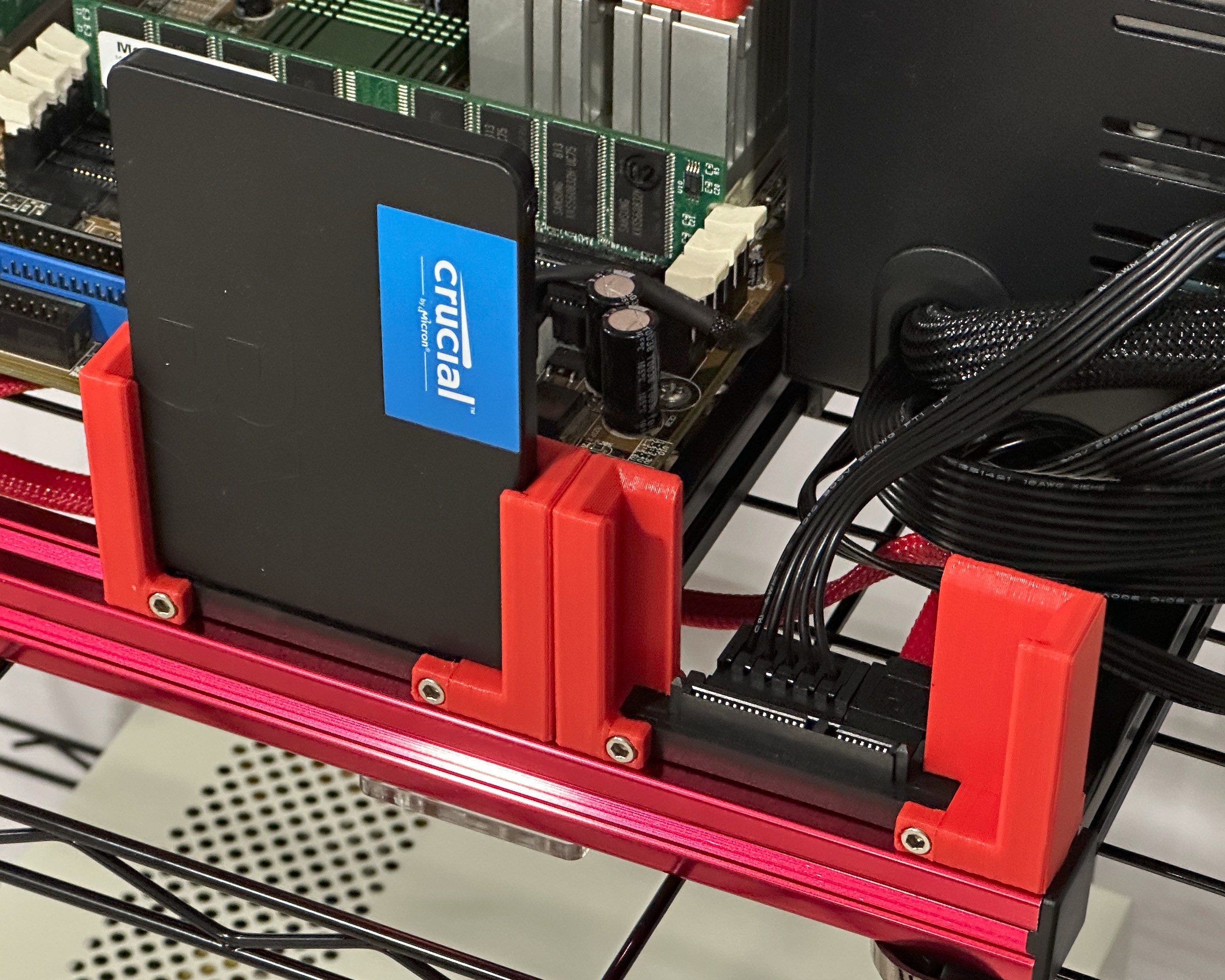 2.5-inch SATA Drive Quick-swap Holder for 2020 Extrusion by Jeff Chen ...