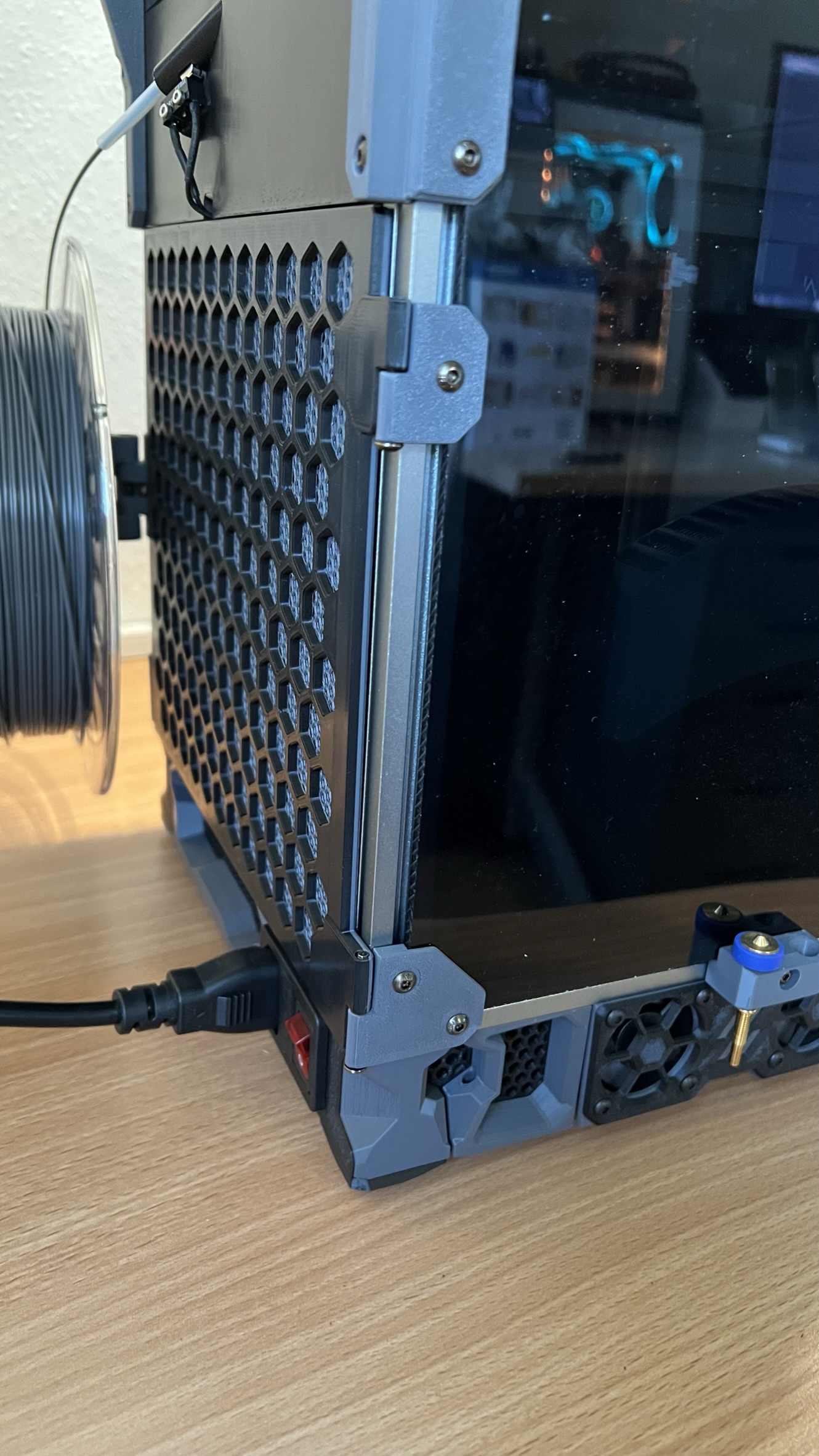 Voron V0 Hinged Rear Panel Hex Mesh by Hr_Ravn | Download free STL ...