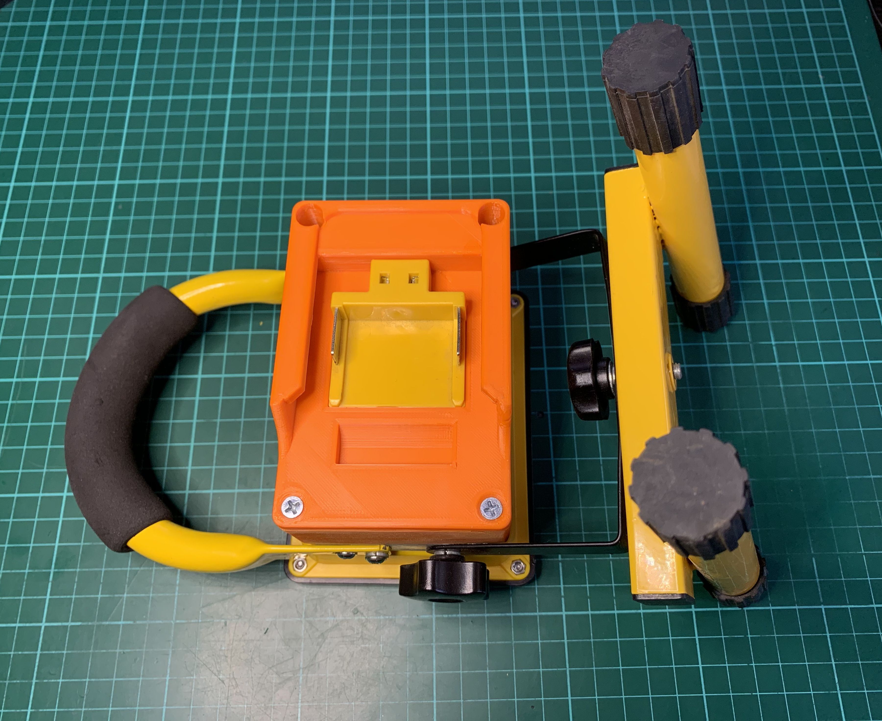 Work Light - Yellow by Wiseone | Download free STL model | Printables.com