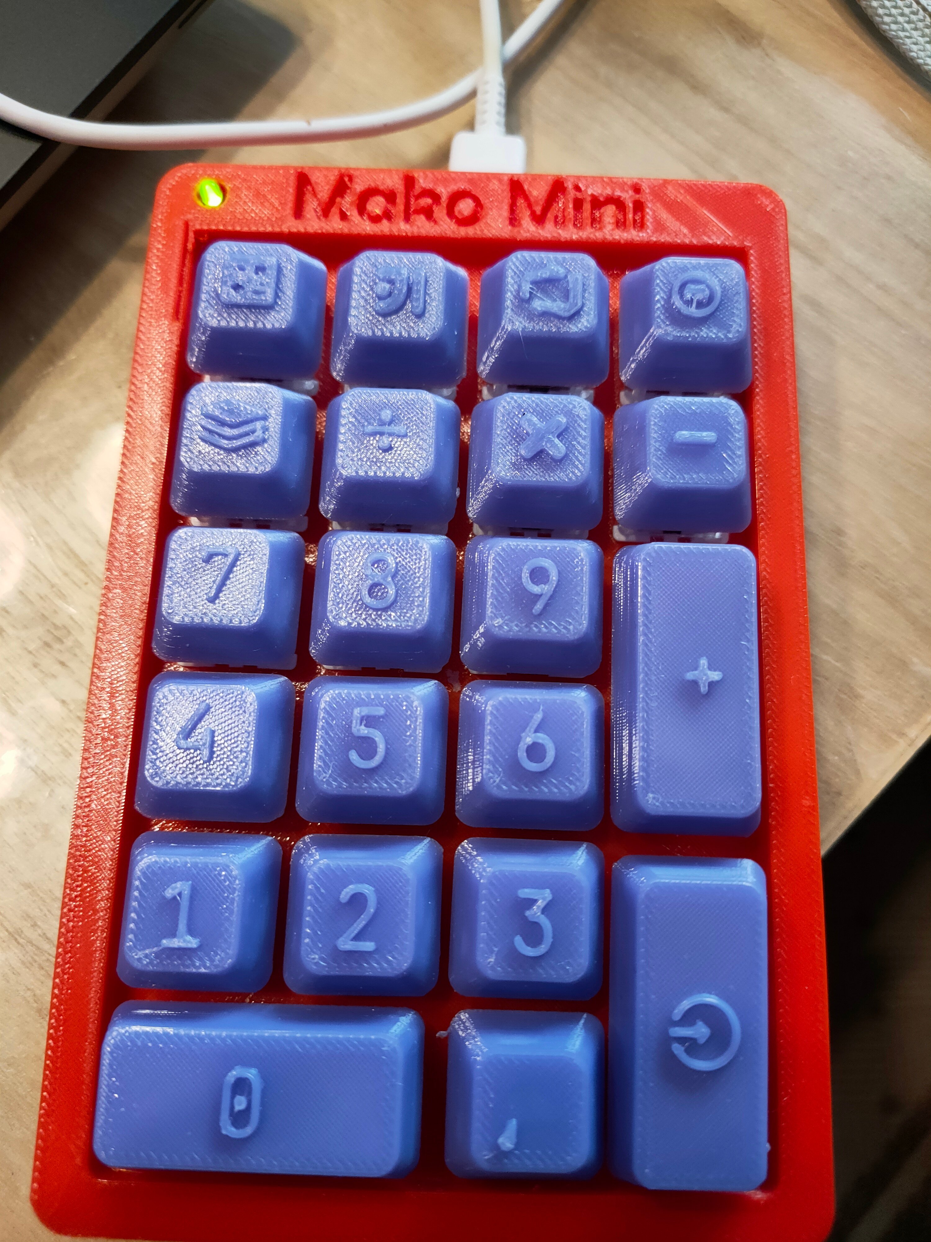 Keycaps set for NumPad with raised labels by nils-a | Download free STL ...