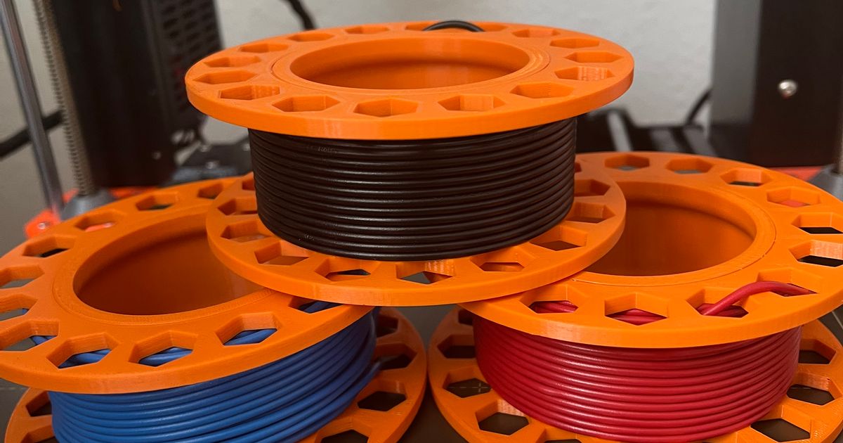 Small Cable Spool by BertoLaDK | Download free STL model | Printables.com