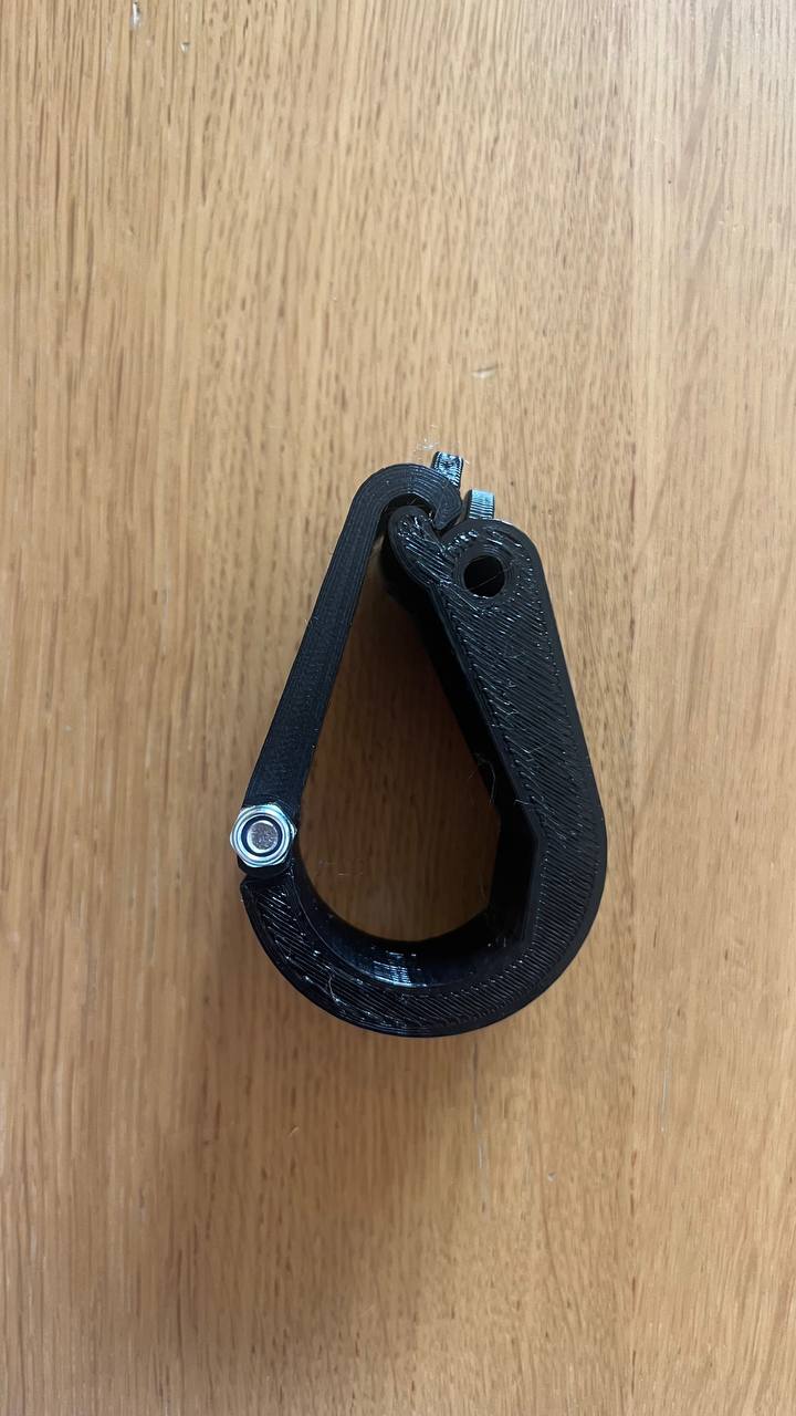 Self-closing strong hook by gskbyte | Download free STL model ...