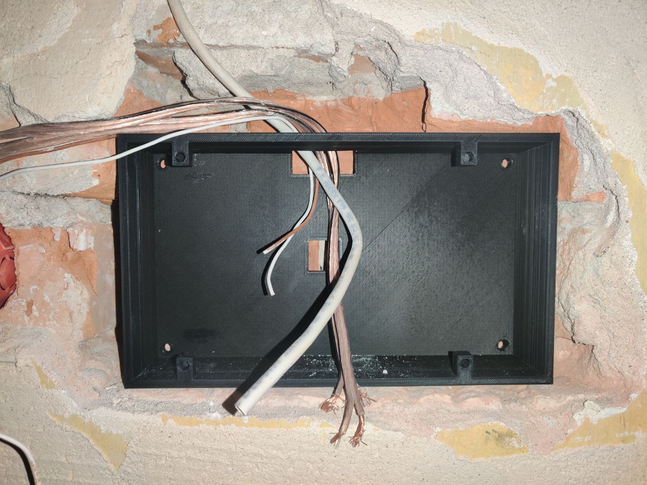 In wall Raspberry pi screen mount by Silent | Download free STL model ...