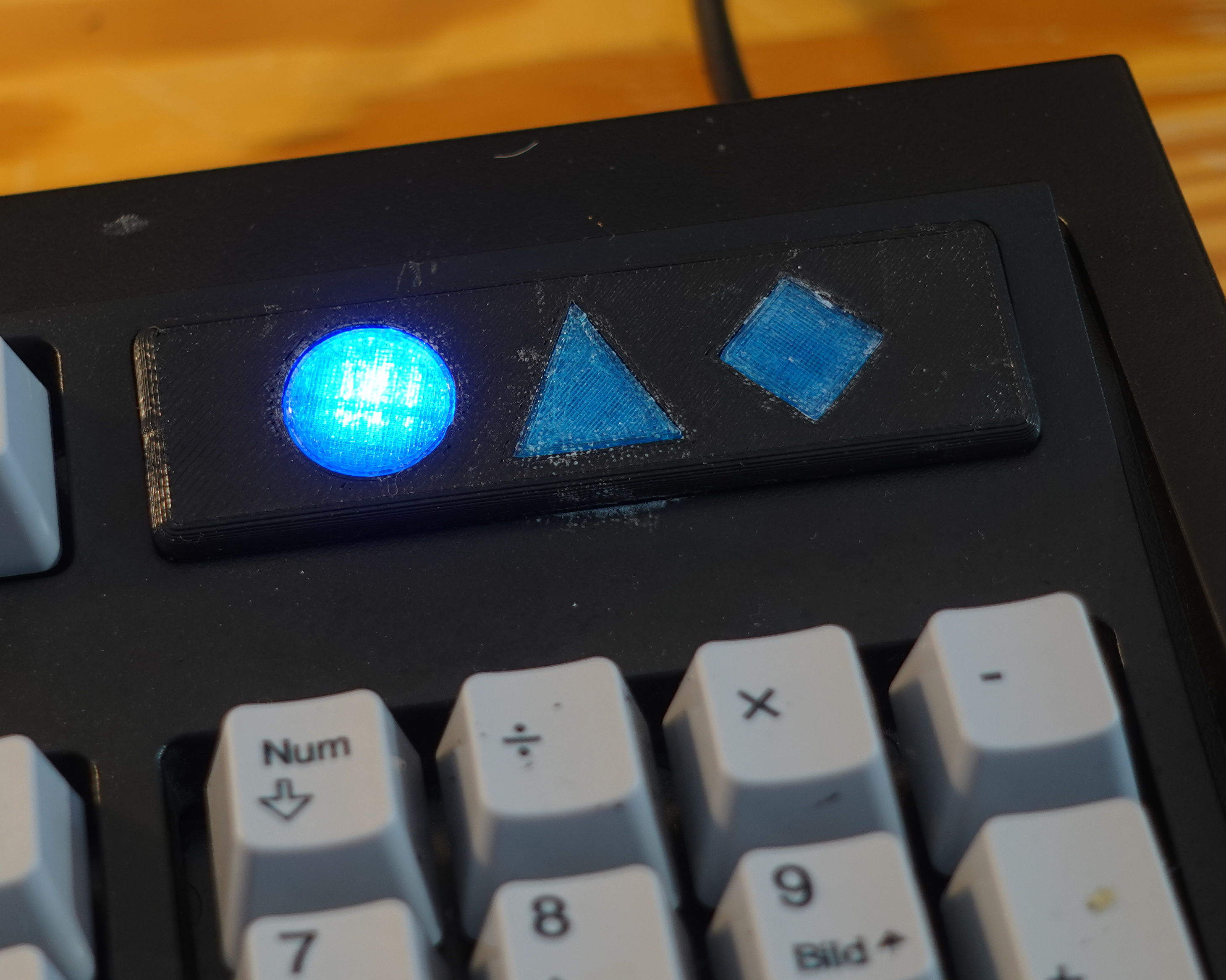 Keyboard LED cover panel, 2 designs (FreeCAD) by NUeB | Download free ...