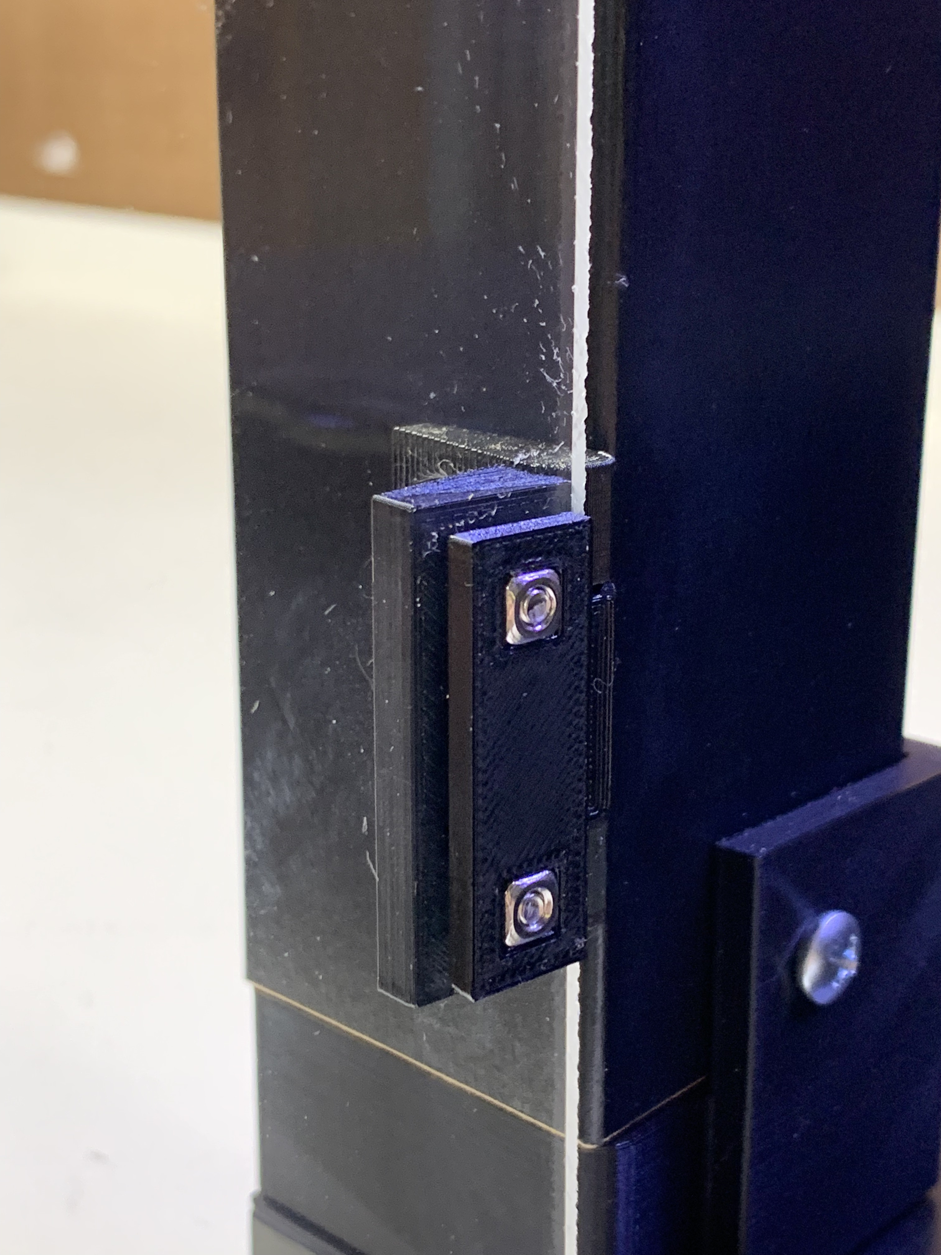 A structurally sound yet elegant lack enclosure by Alec Warner ...