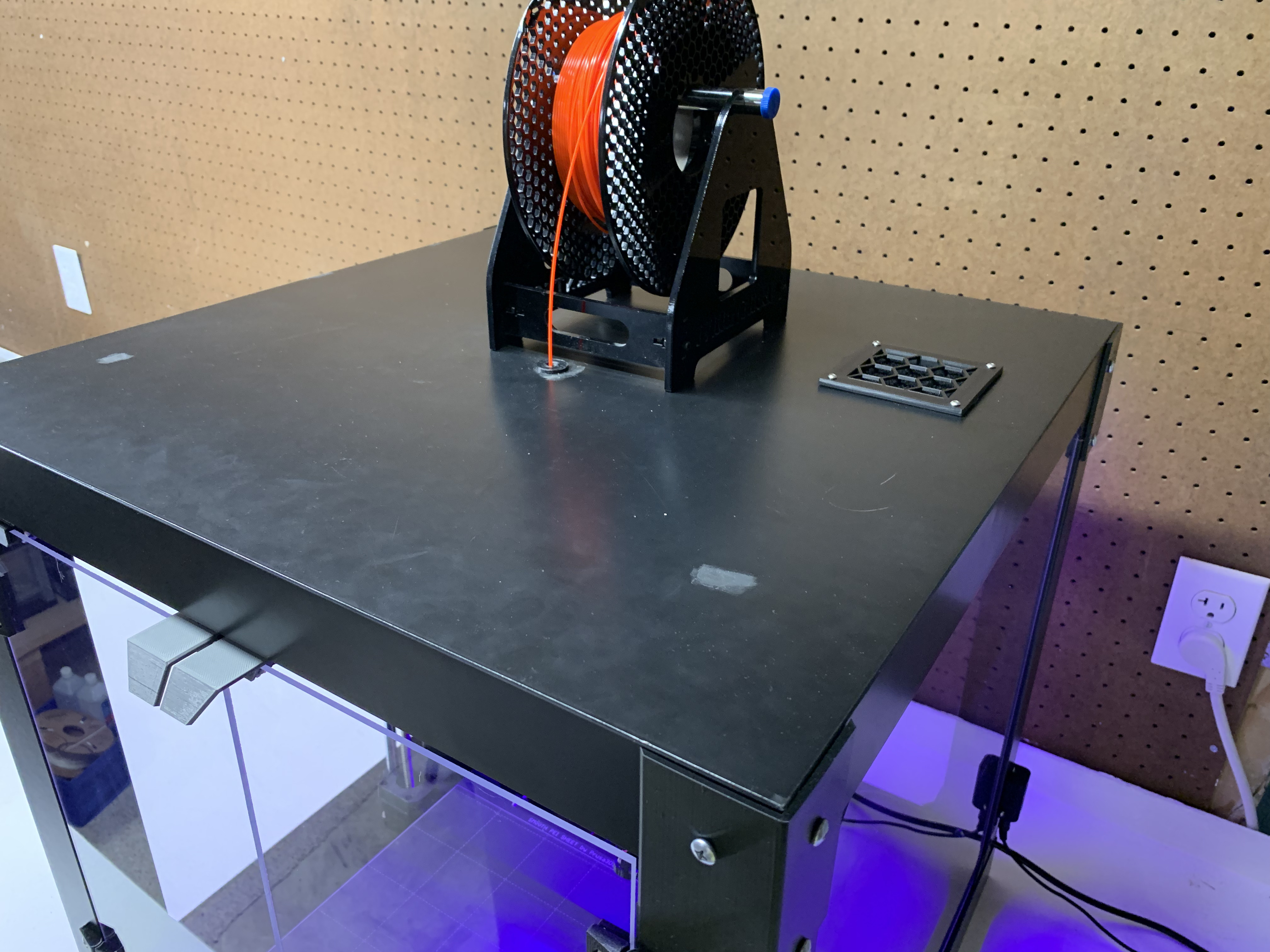 A structurally sound yet elegant lack enclosure by Alec Warner ...