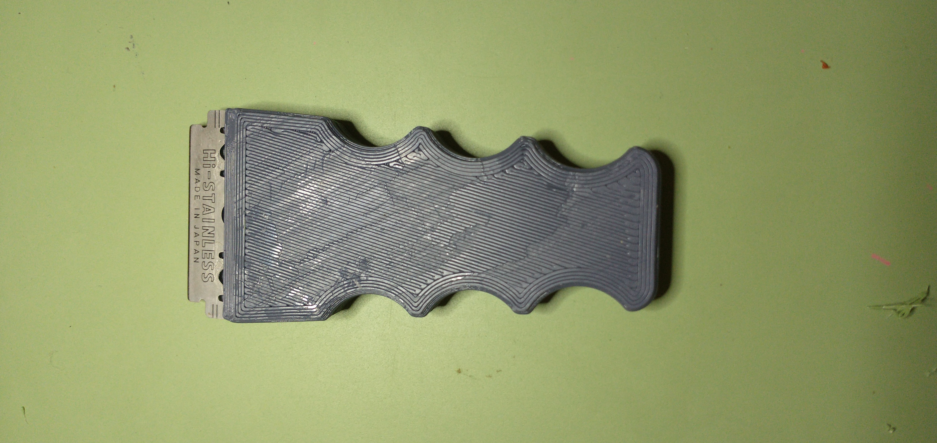 Angled DE Razor Blade Scraper by FrankB | Download free STL model ...