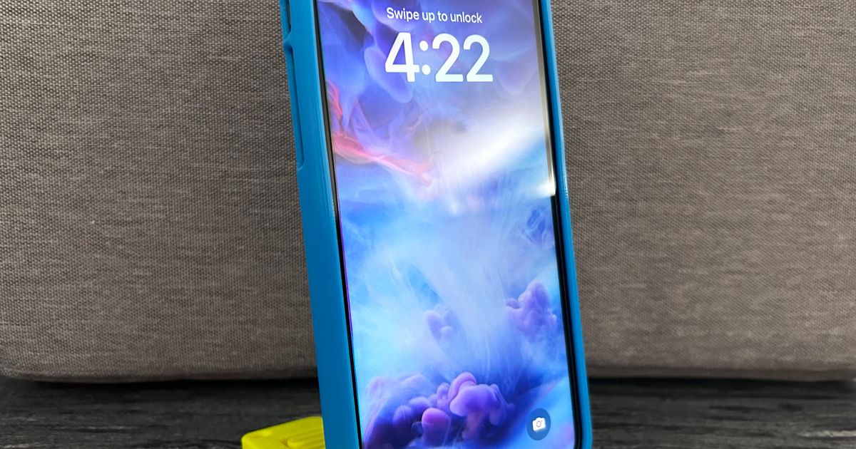 Clip on phone stand keychain adjustable by Encrust3d | Download free ...