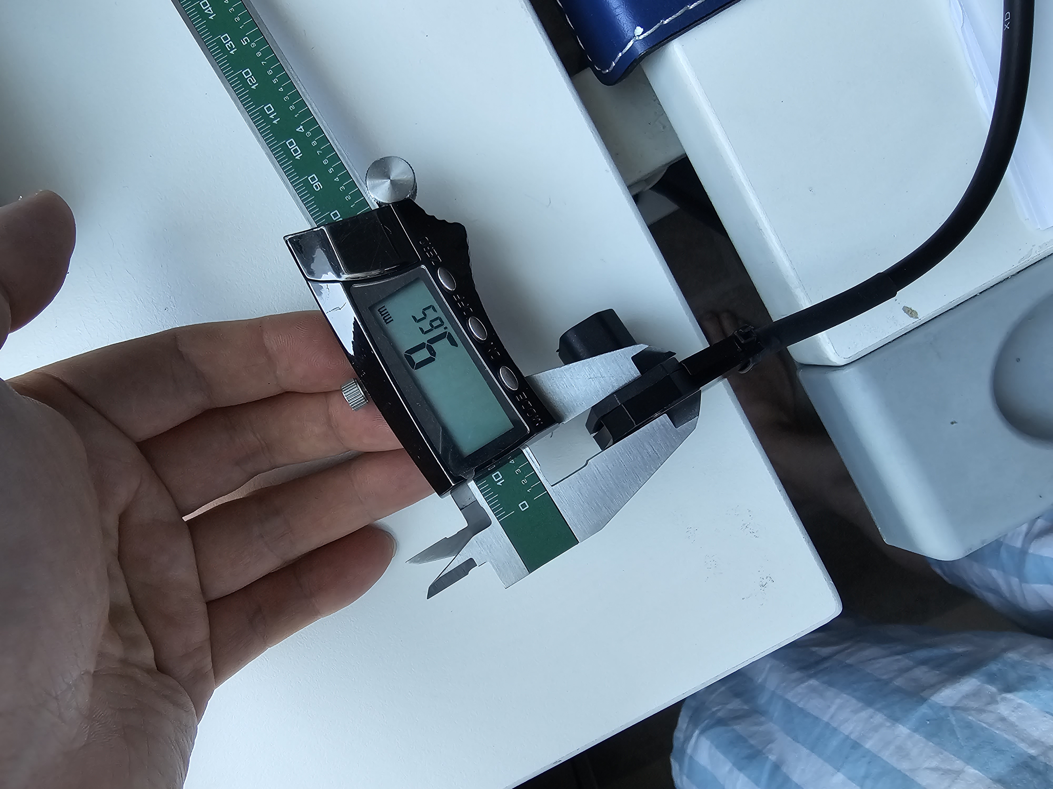 IEC C13 flat plug(below 10mm extrusion) by Frogree | Download free STL ...