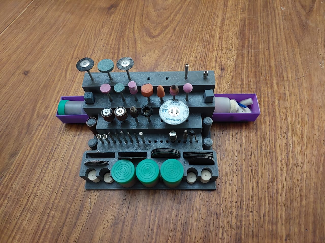 Dremel tool bit holder with drawers von Erika Bresler | Kostenloses STL ...