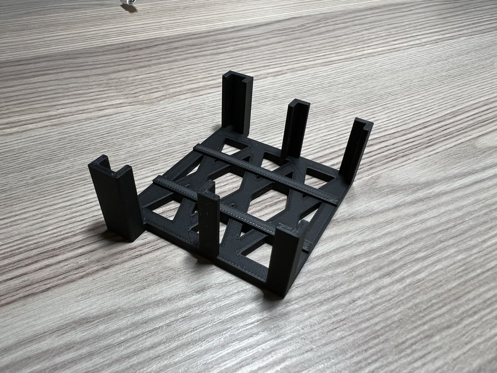 Raspberry Pi 4 and any SSD vertical stand (parametric) by romn ...