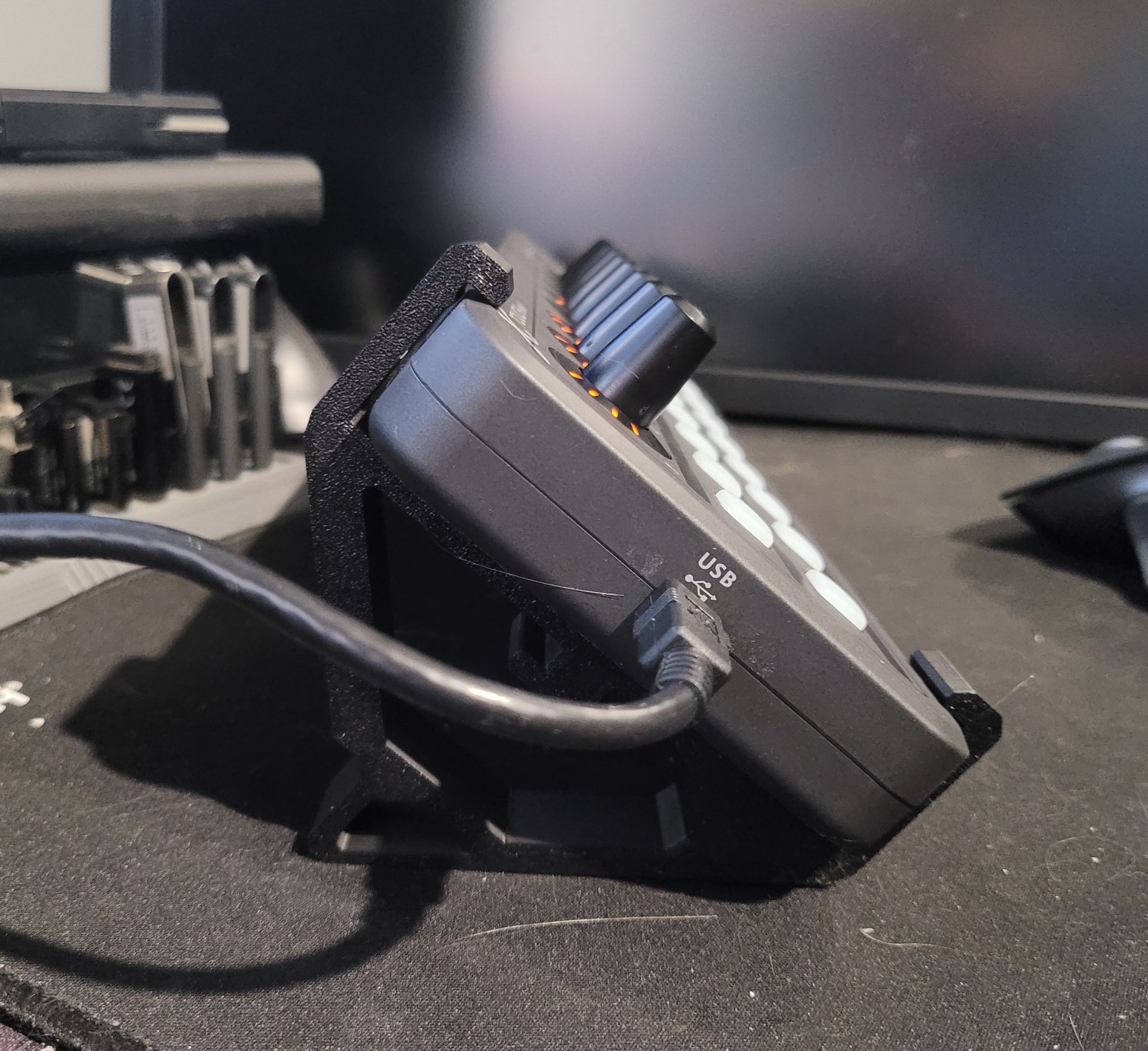 BEHRINGER Xtouch Mini Elevated Stand by Piro | Download free STL model ...