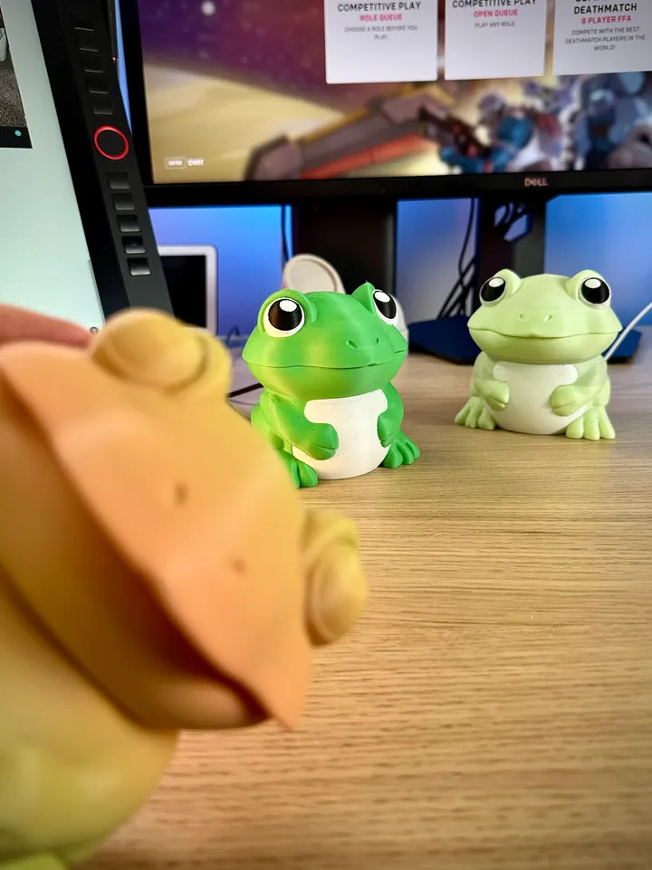 Cute Frog Phone Stand and Charging Station by Holoprops | Download free ...