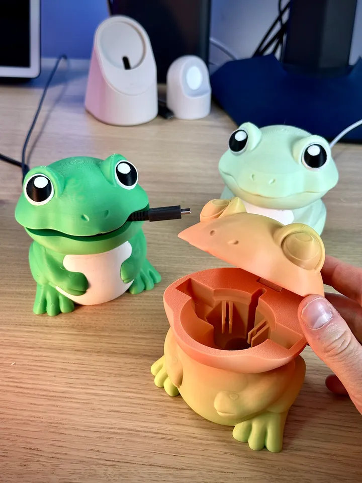 Cute Frog Phone Stand and Charging Station by Holoprops | Download free ...