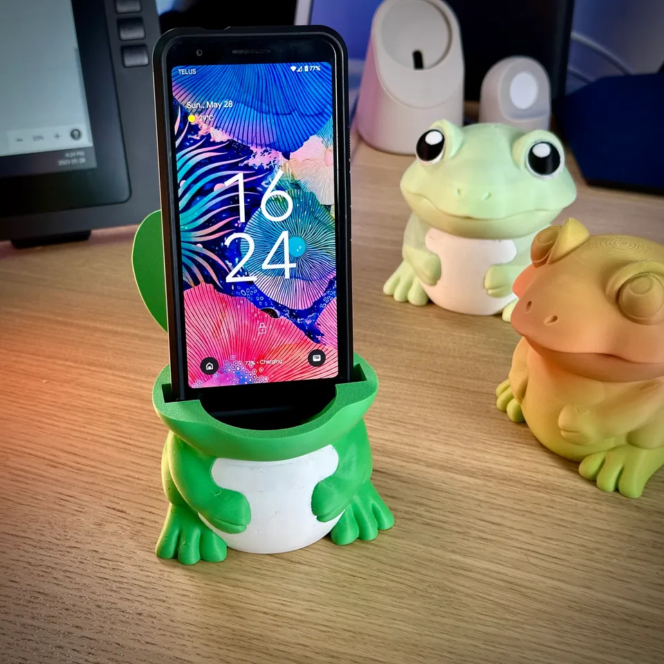 Cute Frog Phone Stand and Charging Station by Holoprops | Download free ...