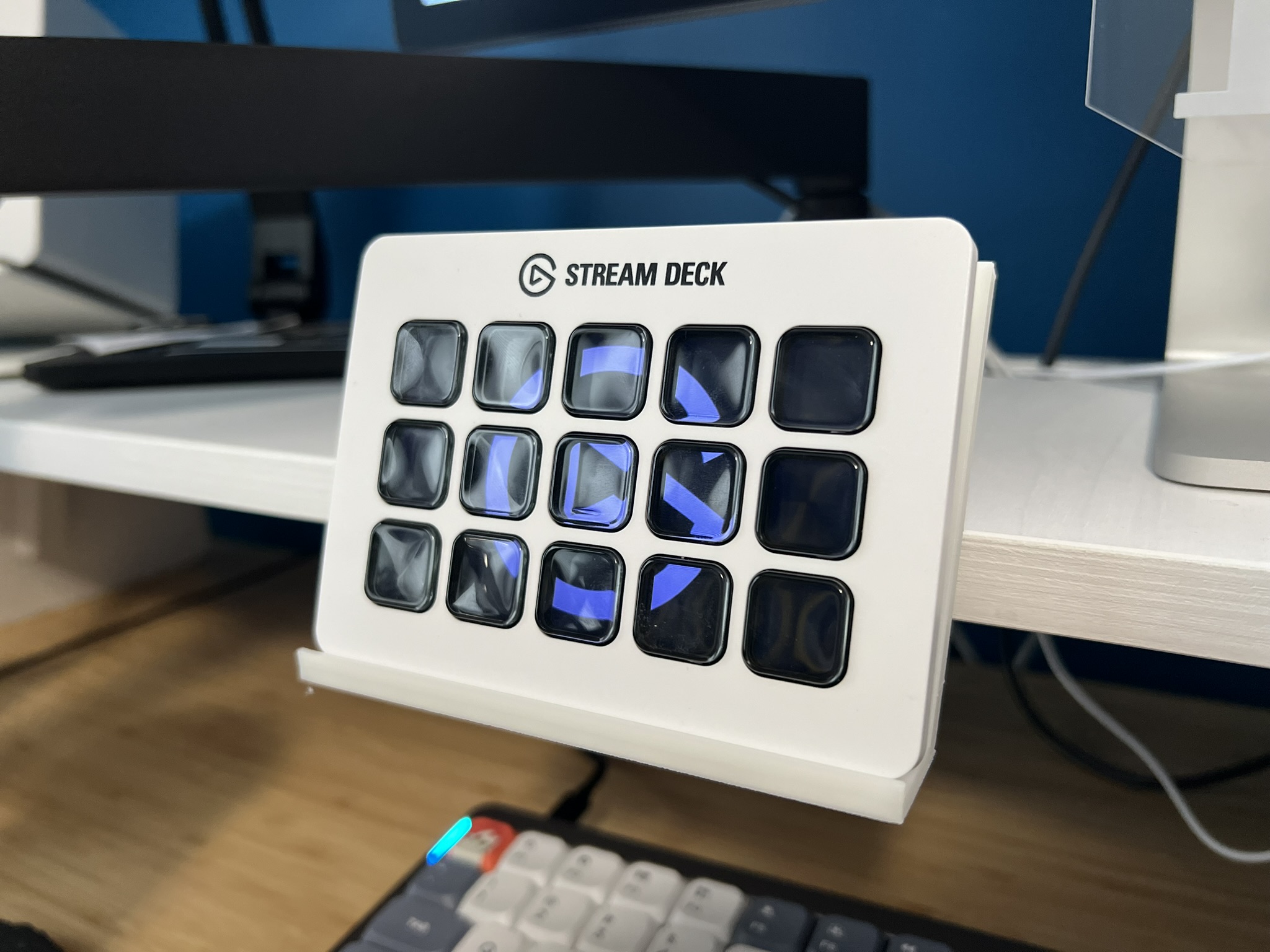 Streamdeck MK.2 Desk Shelf Holder by ixLoc | Download free STL model ...