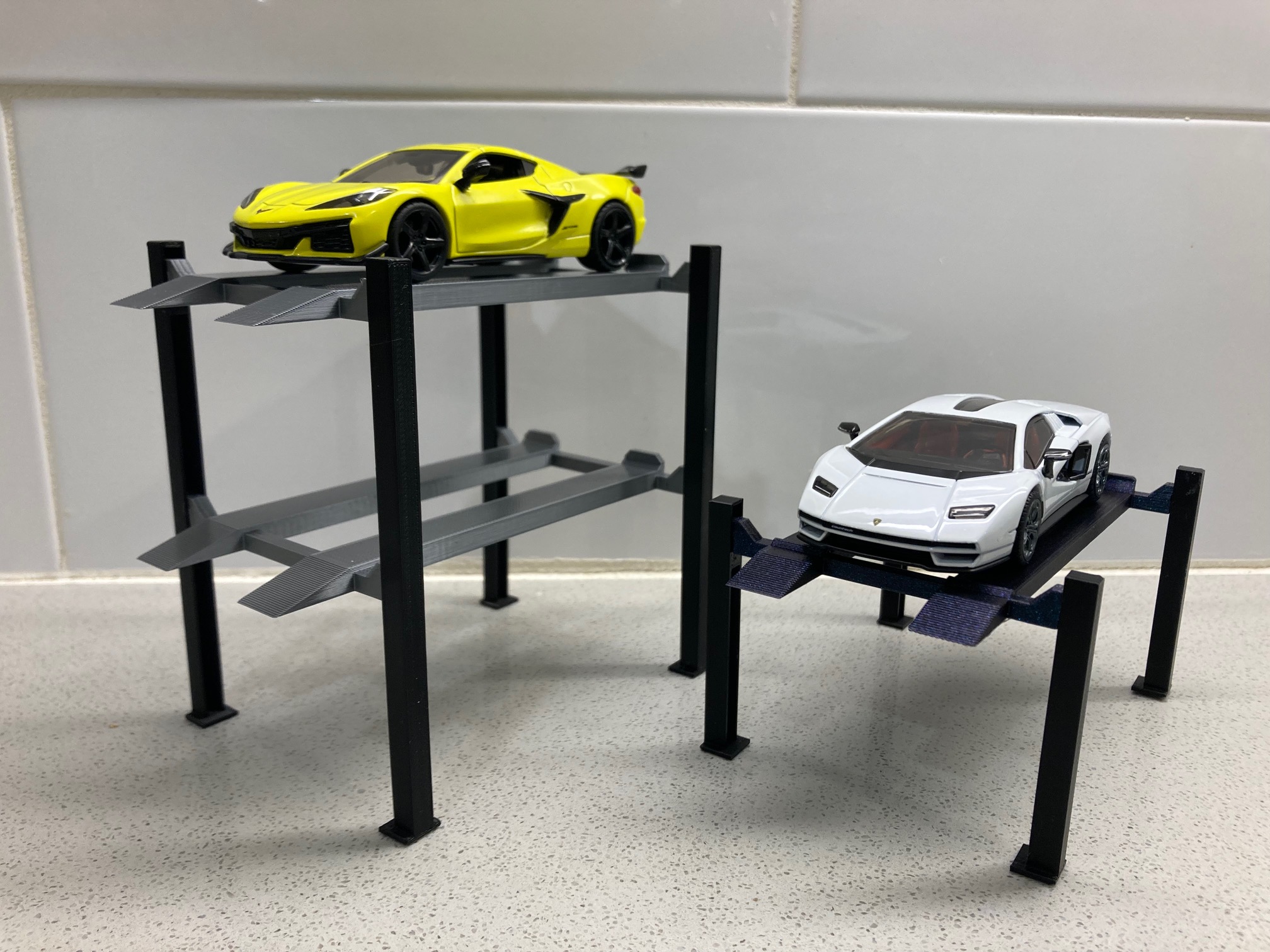 Hot Wheels Diecast 1:43 Scale 4-Post Car Lift Display (No glue) by ...