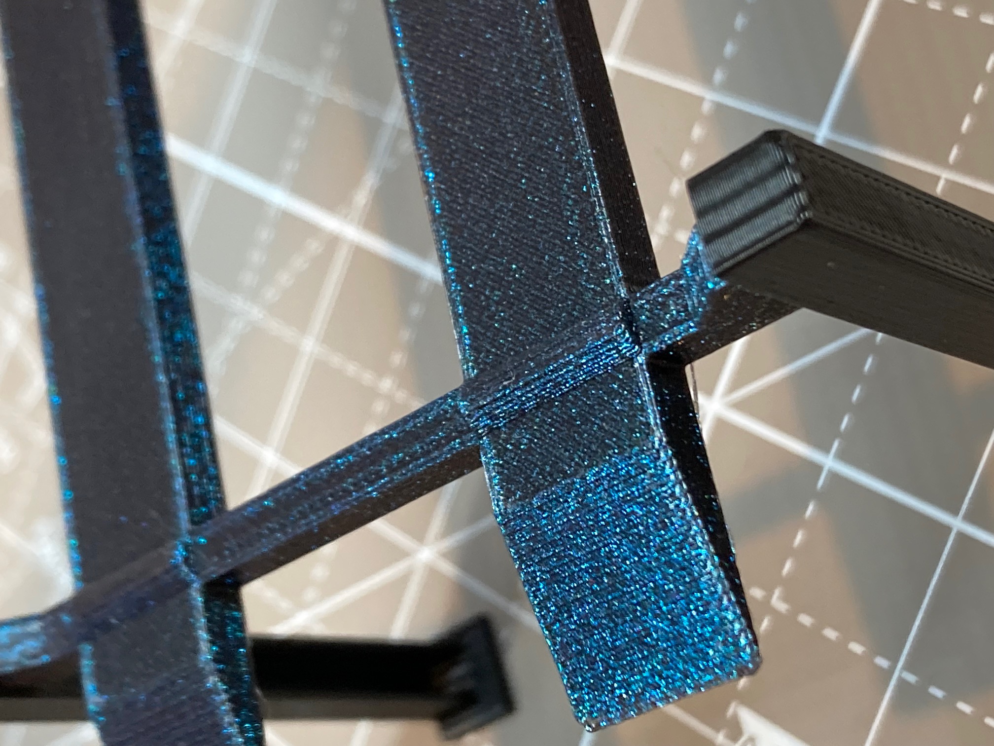 Hot Wheels Diecast 1:43 Scale 4-Post Car Lift Display (No glue) by ...