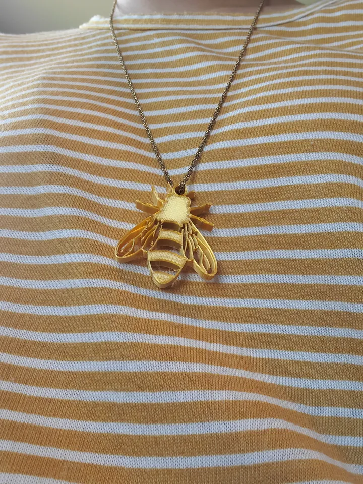 Bee Pendant by Viper Queen | Download free STL model | Printables.com