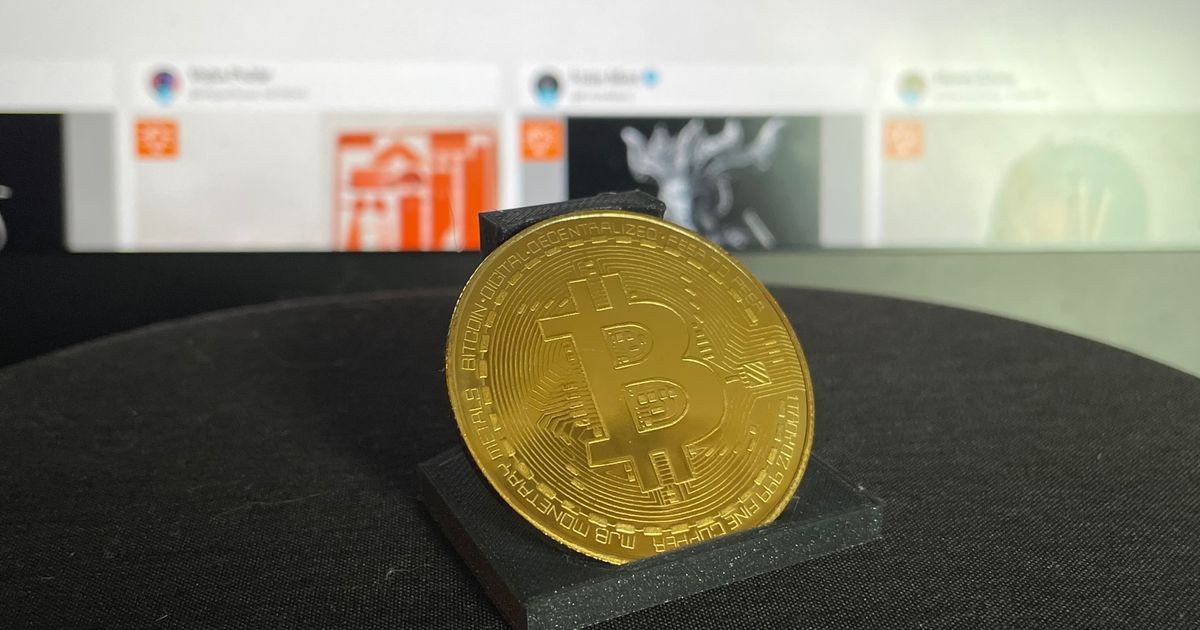 Bitcoin display by Leosprintebles | Download free STL model ...