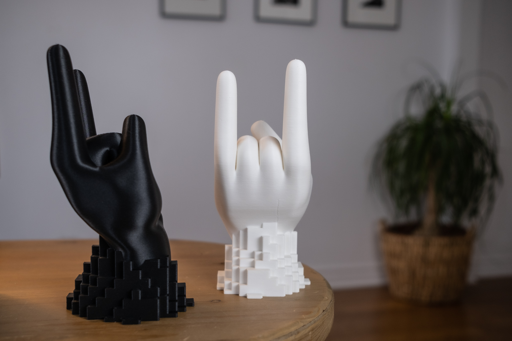 Hand Controller Stand MK.I by Holoprops | Printables Store