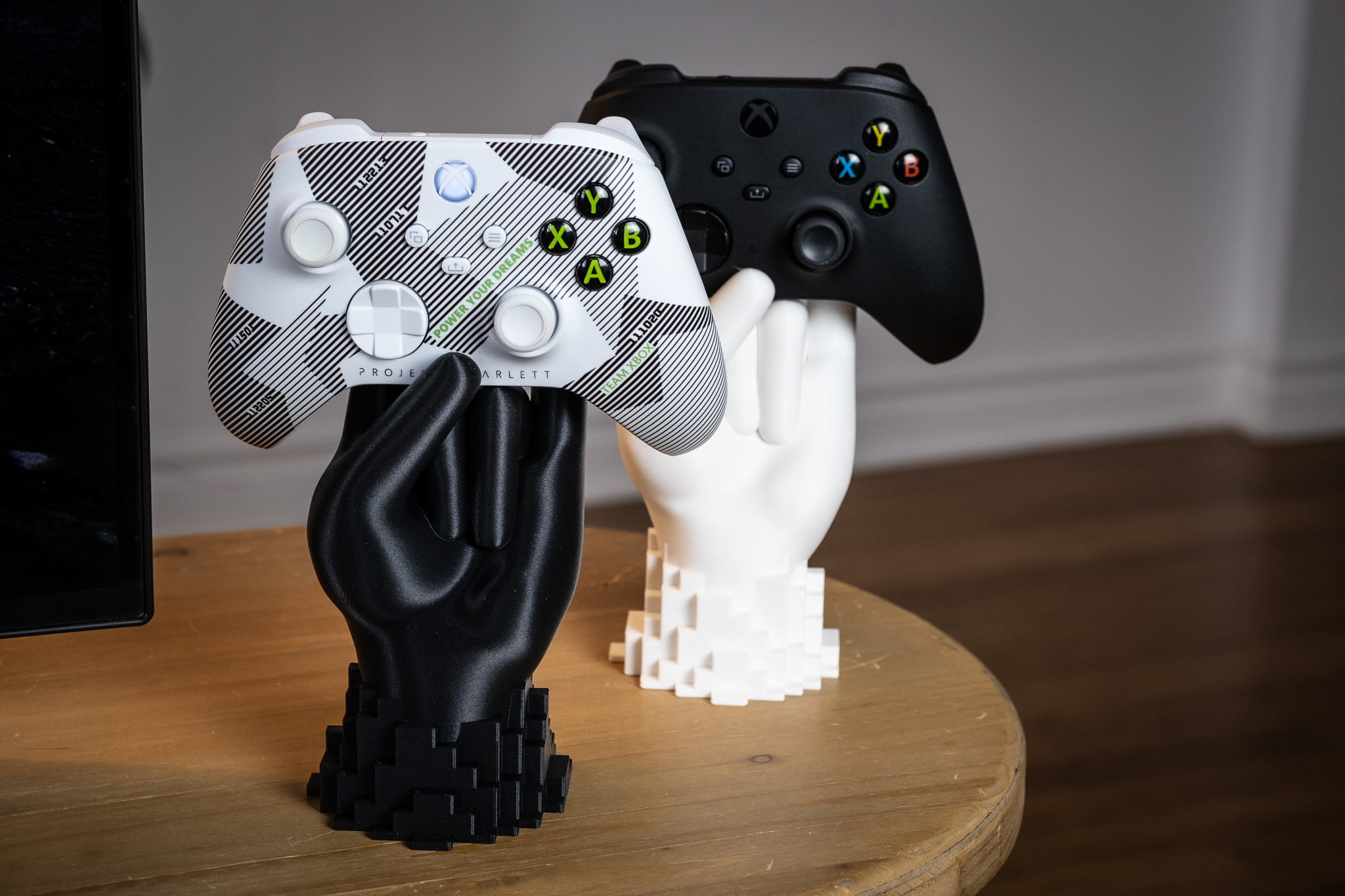 Hand Controller Stand MK.I by Holoprops | Printables Store