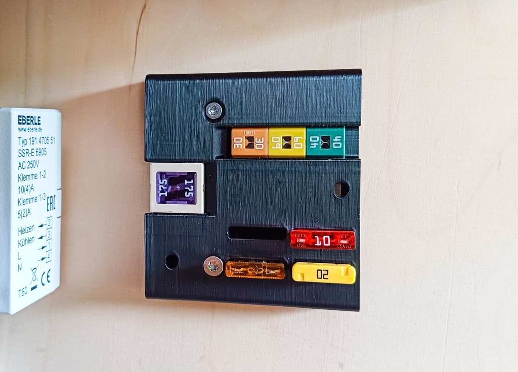 Spare Fuse Holder by Meister Edel | Download free STL model ...