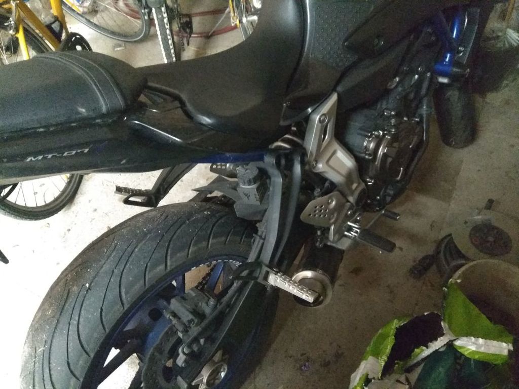 MT07/FZ07 Brake Reservoir Cover by simkeh | Download free STL model ...